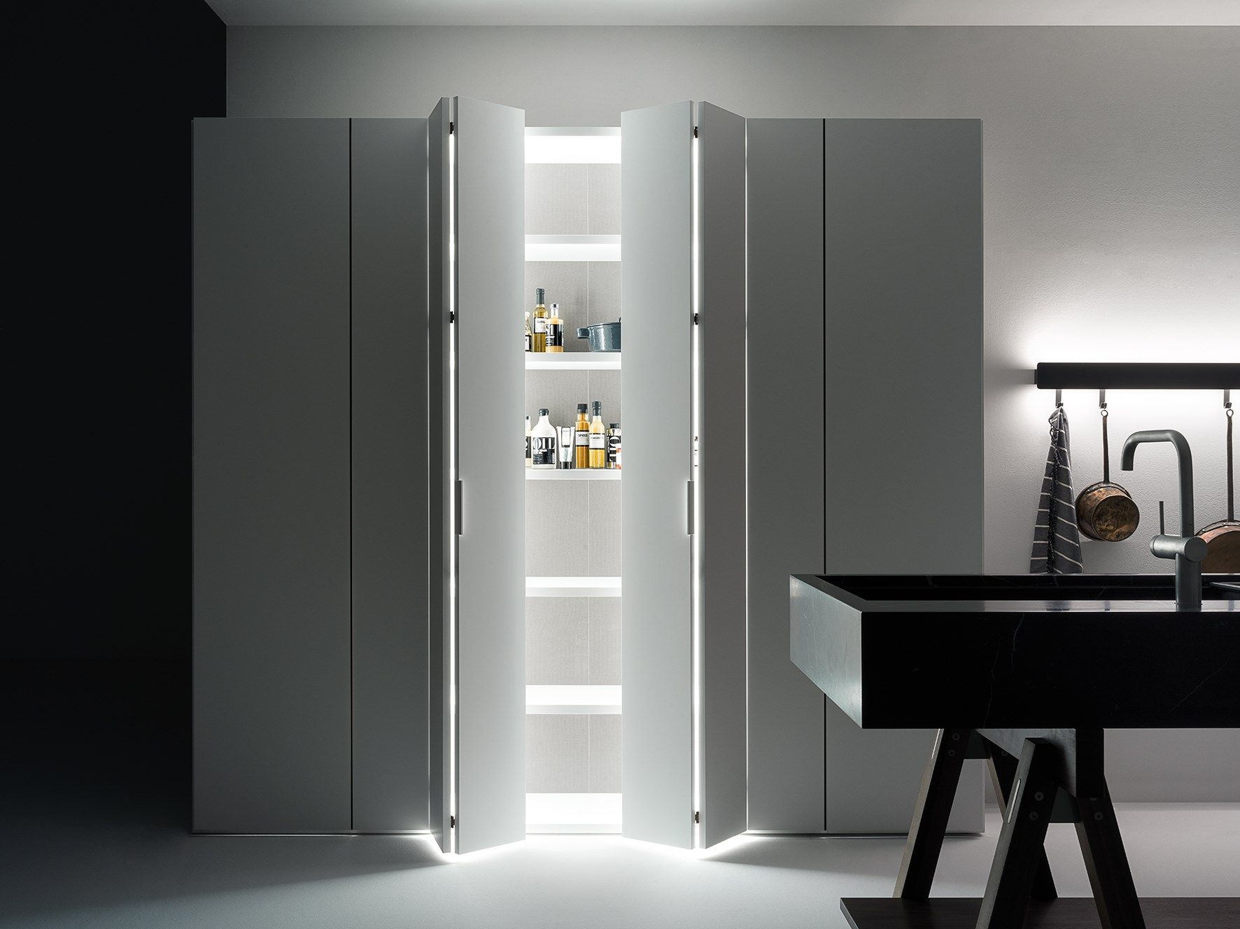 CORE | Wardrobe with folding doors By Caccaro design R&S Caccaro