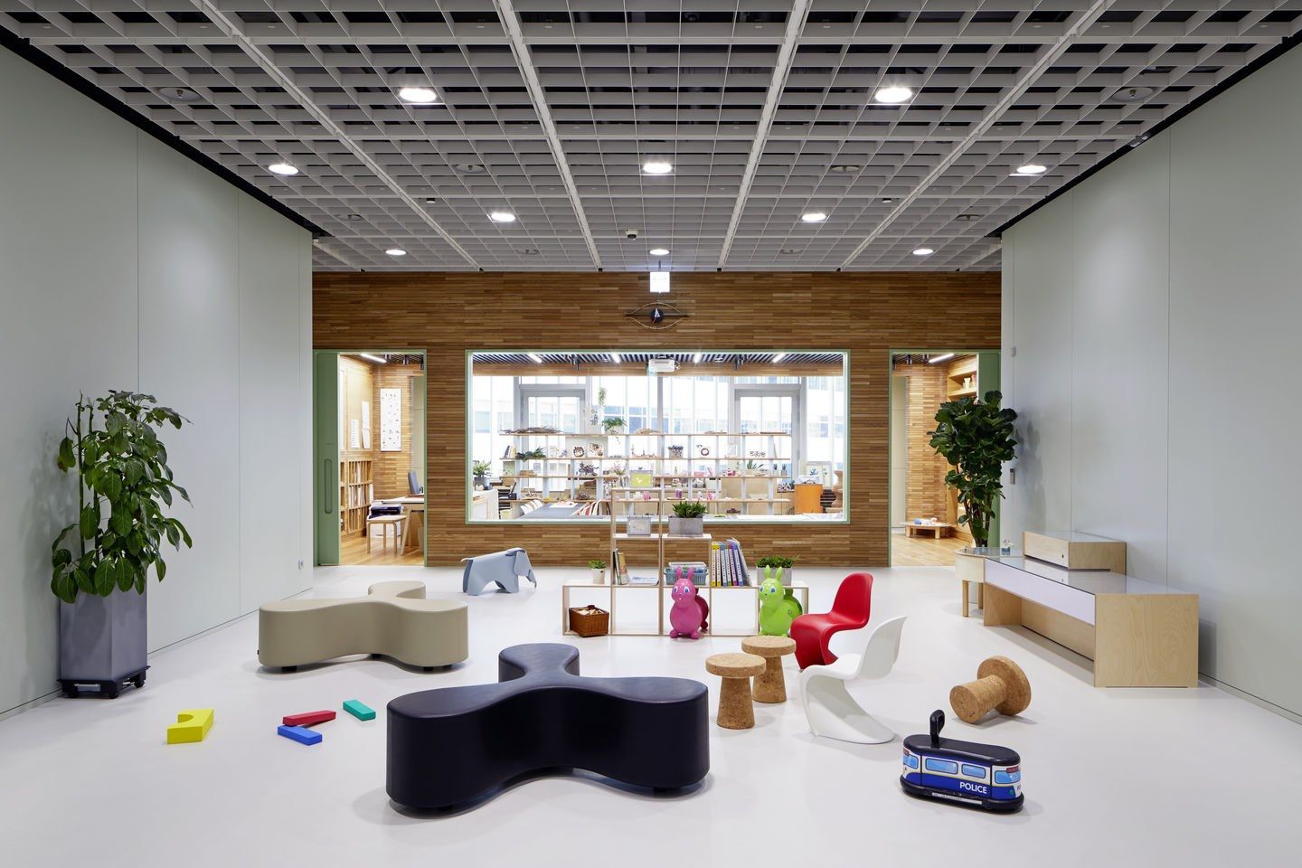 CORK FAMILY Cork stool / coffee table By Vitra | design Jasper Morrison