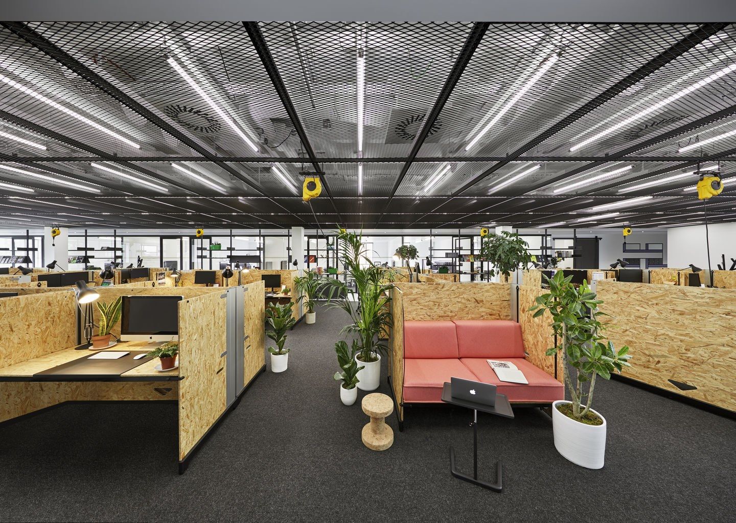 CORK FAMILY Cork stool / coffee table By Vitra | design Jasper Morrison