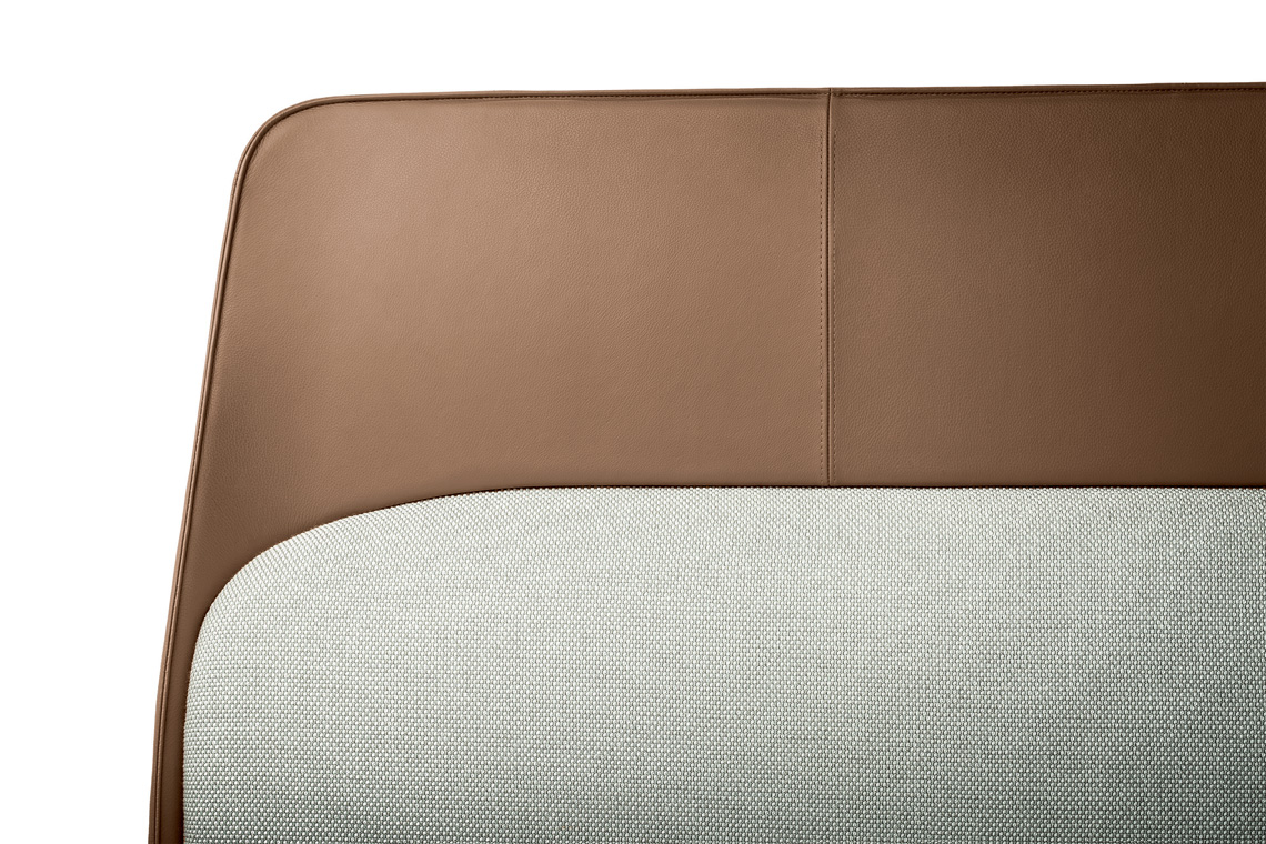 COUPÉ Bed By Poltrona Frau | design GamFratesi