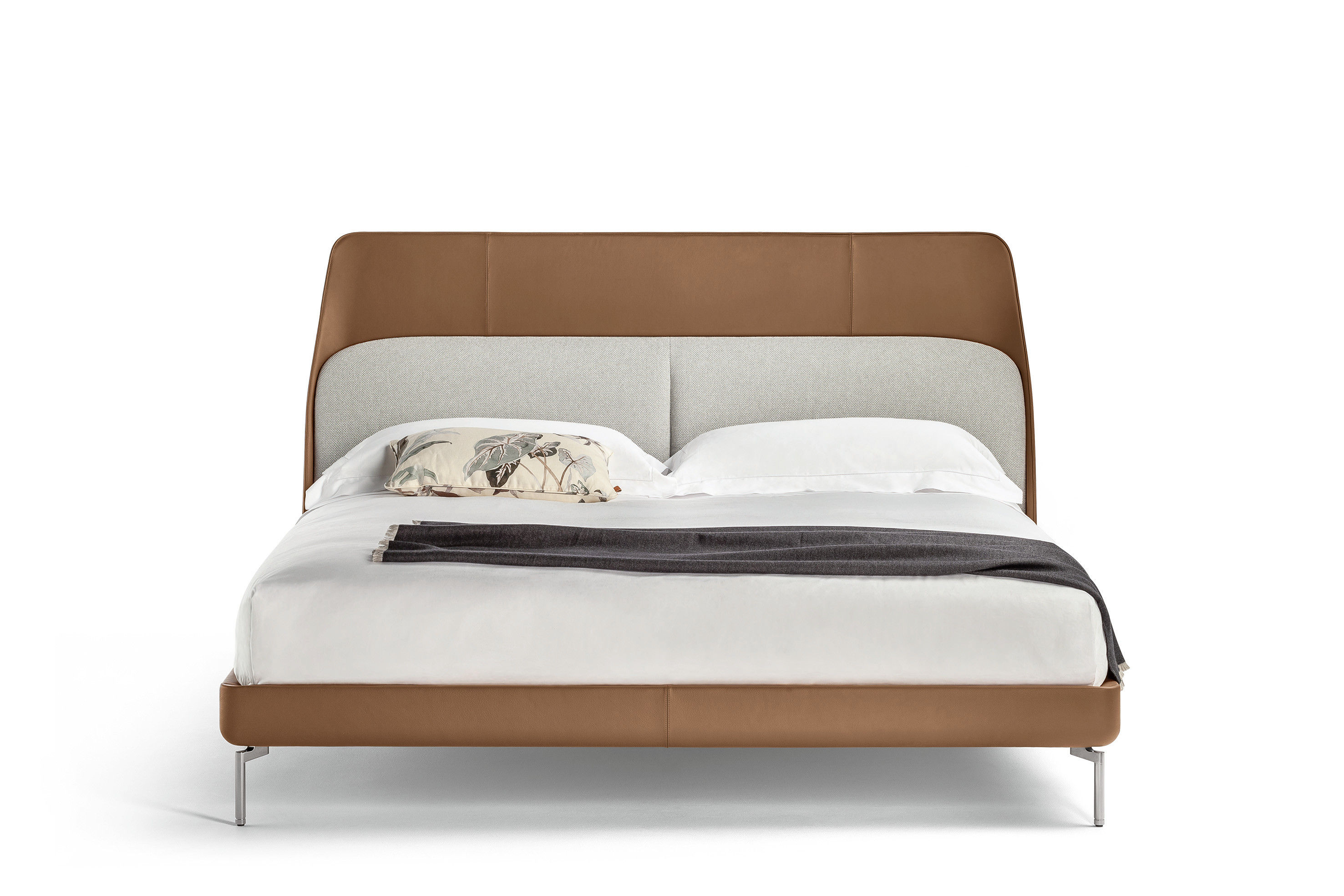 COUPÉ Bed By Poltrona Frau | design GamFratesi