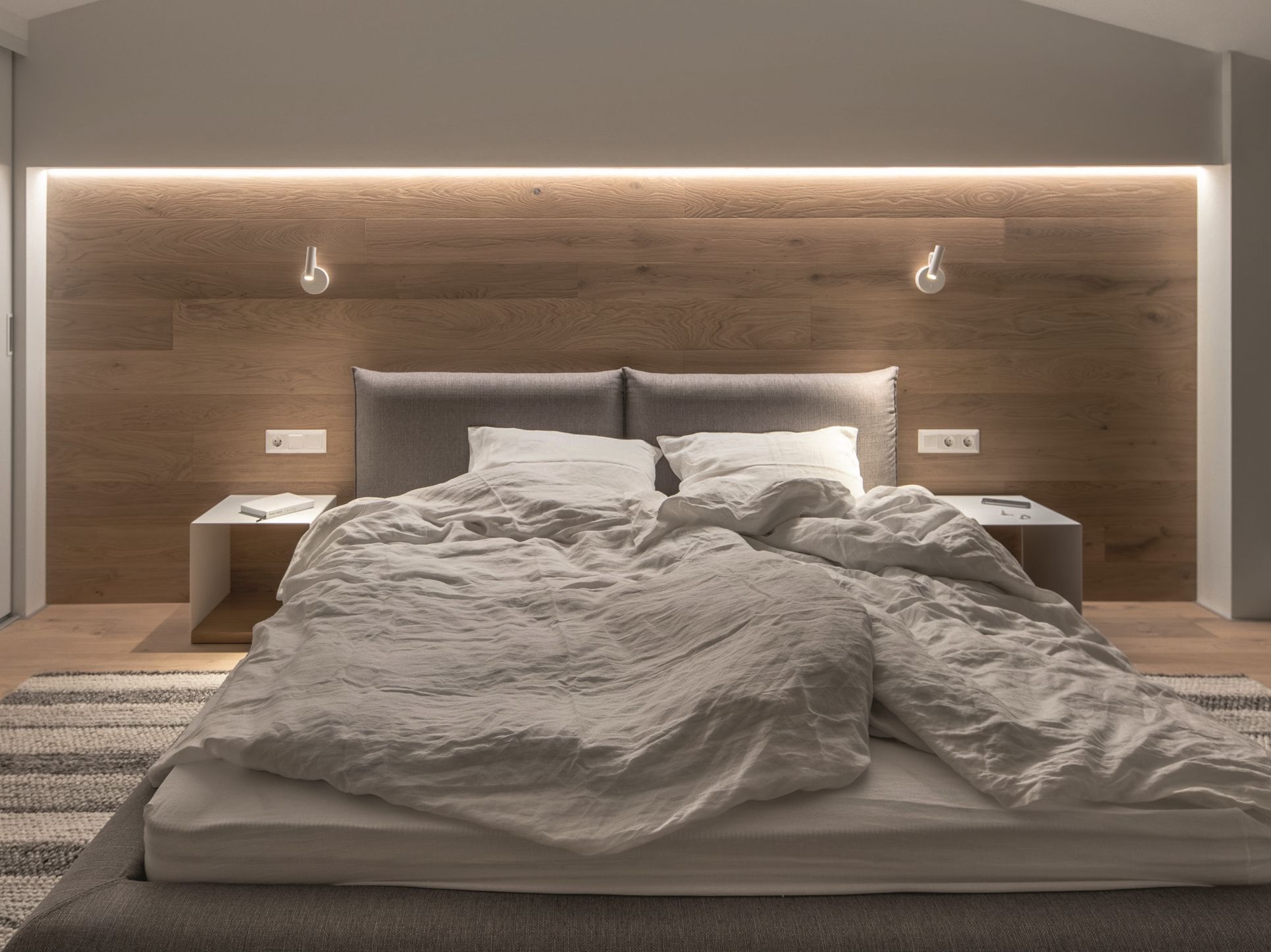 CP LAB DESIGN Oak boiserie By CP Parquet