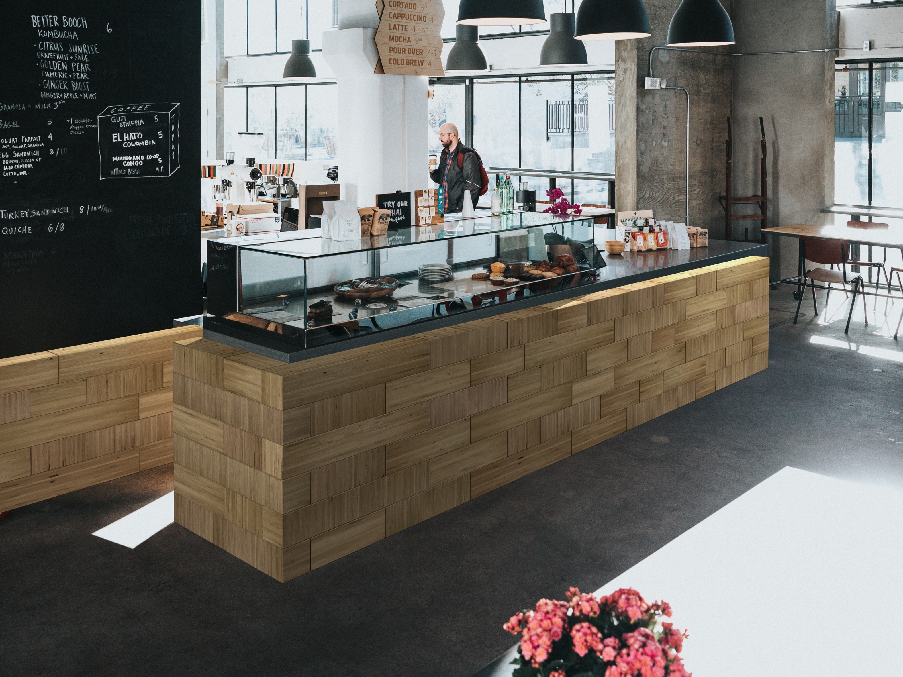 CRAFTWAND® | Solid wood bar counter By CRAFTWAND