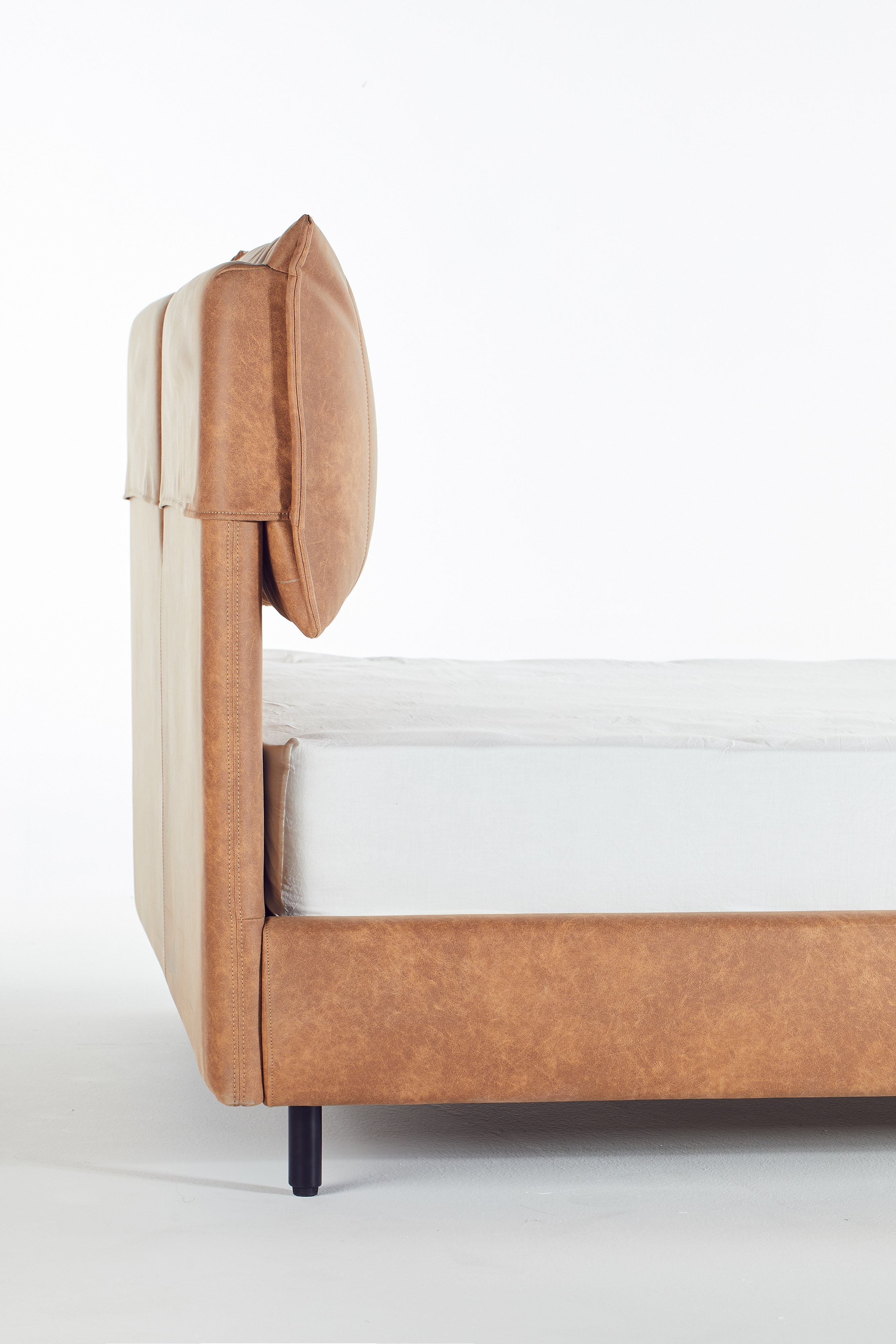 CROISSANT bed By grado design