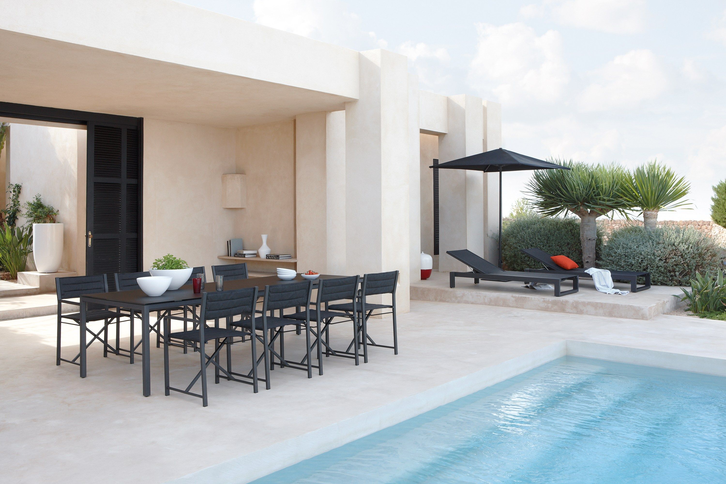 CROSS | Aluminium chair By MANUTTI