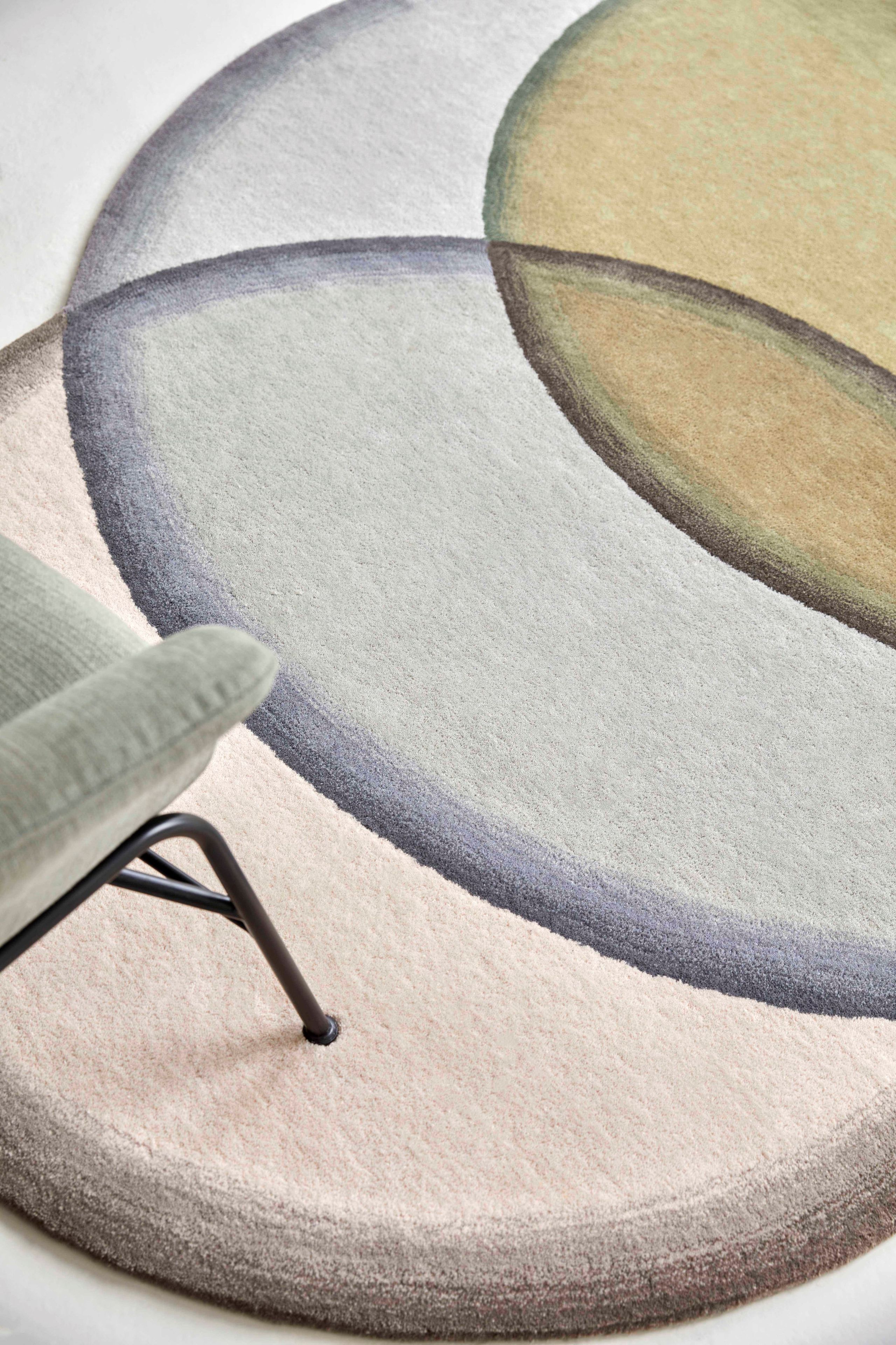 CRYSTAL NEUTRAL Rug By GAN