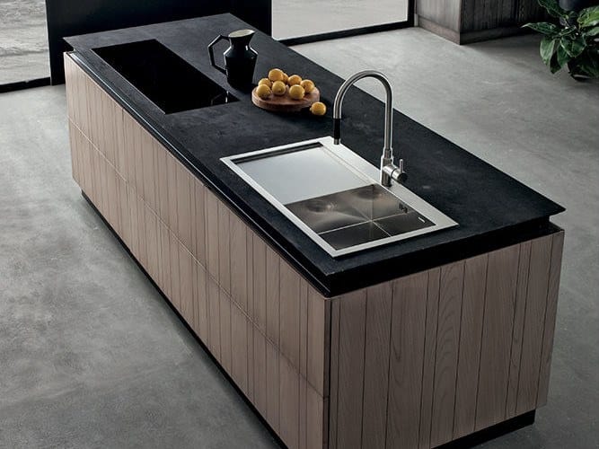 CUBIC Wooden kitchen with peninsula By Shake