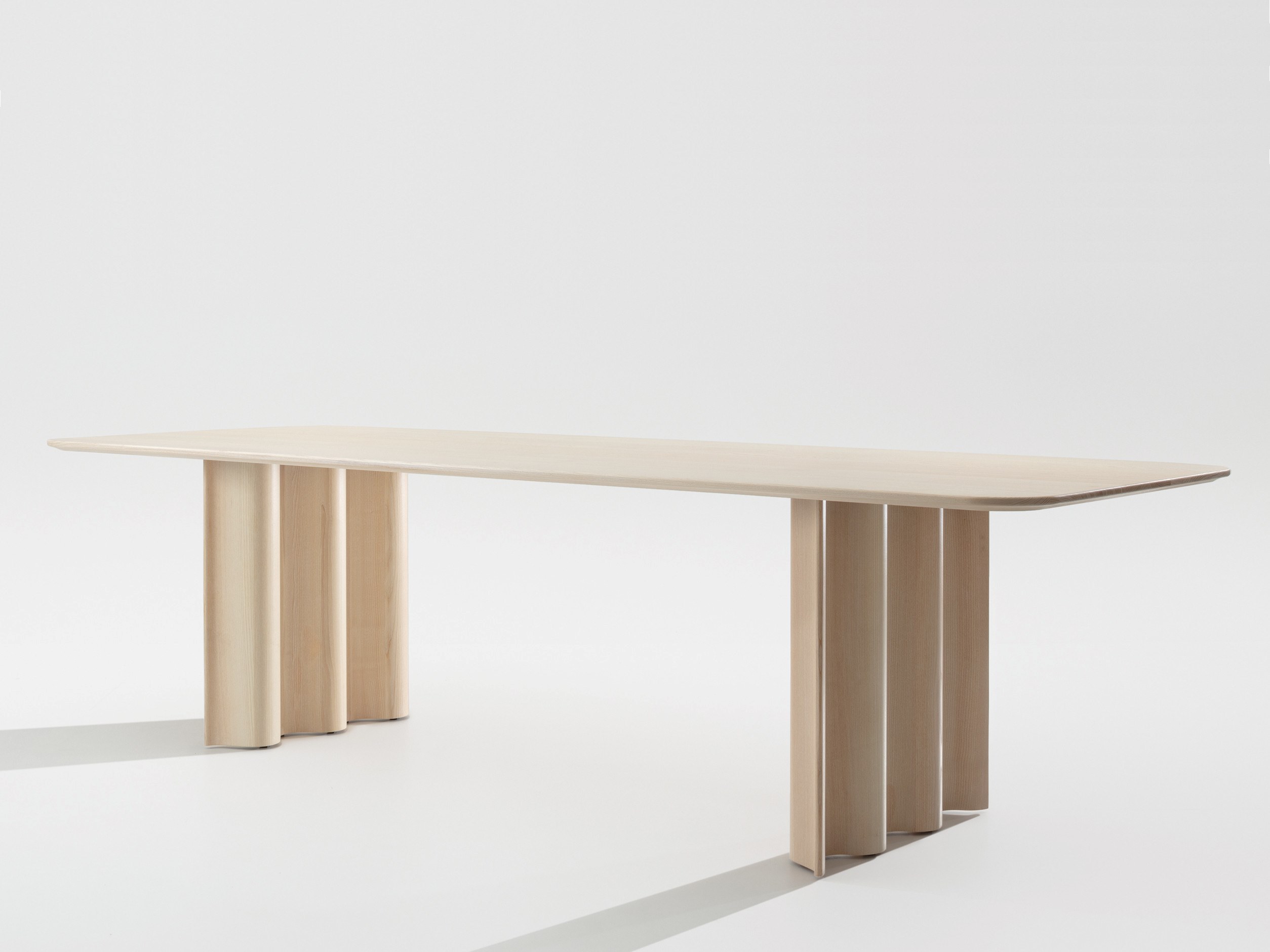 CURTAIN Solid wood dining table By ZEITRAUM | design Läufer + Keichel