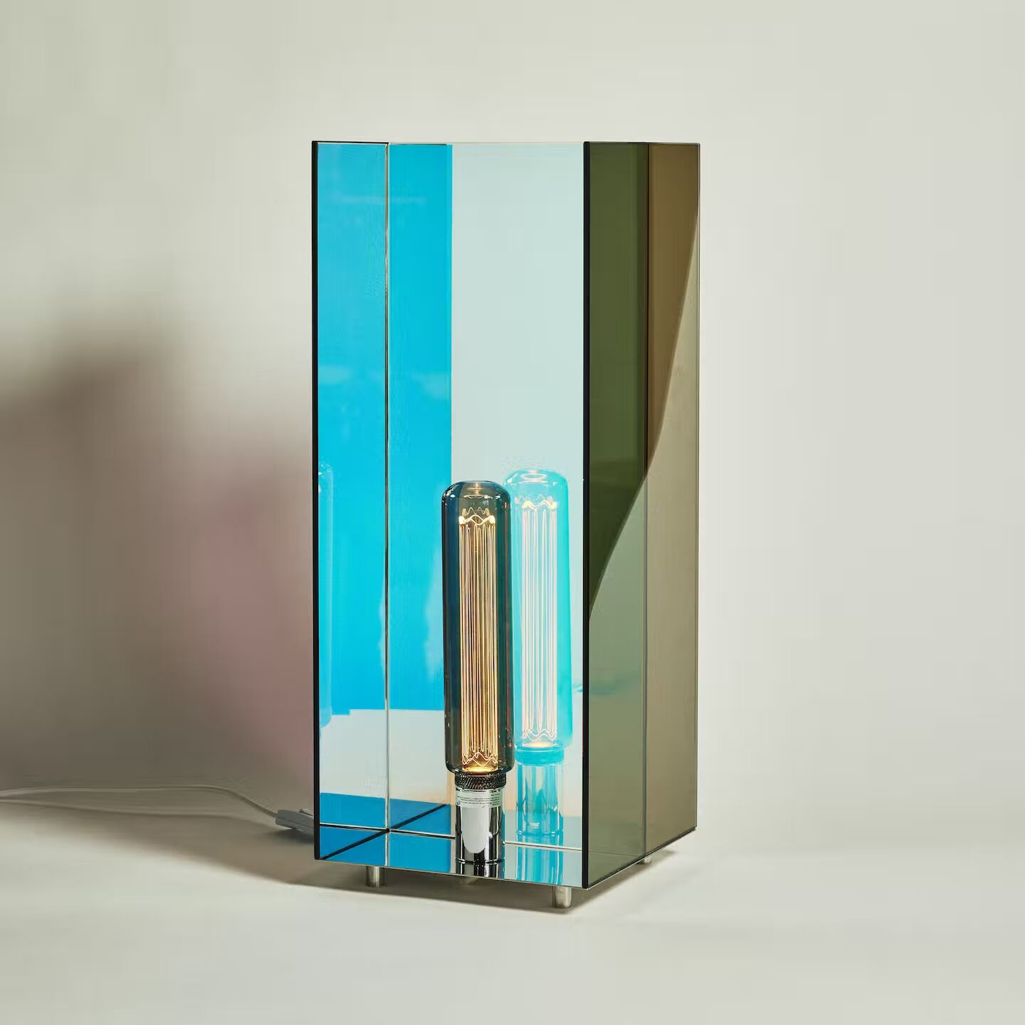 I-BEAM Table lamp By Caroline Chao