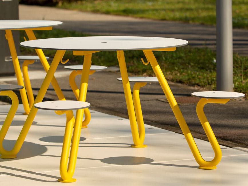 ZOID R Round table for public areas By City Design