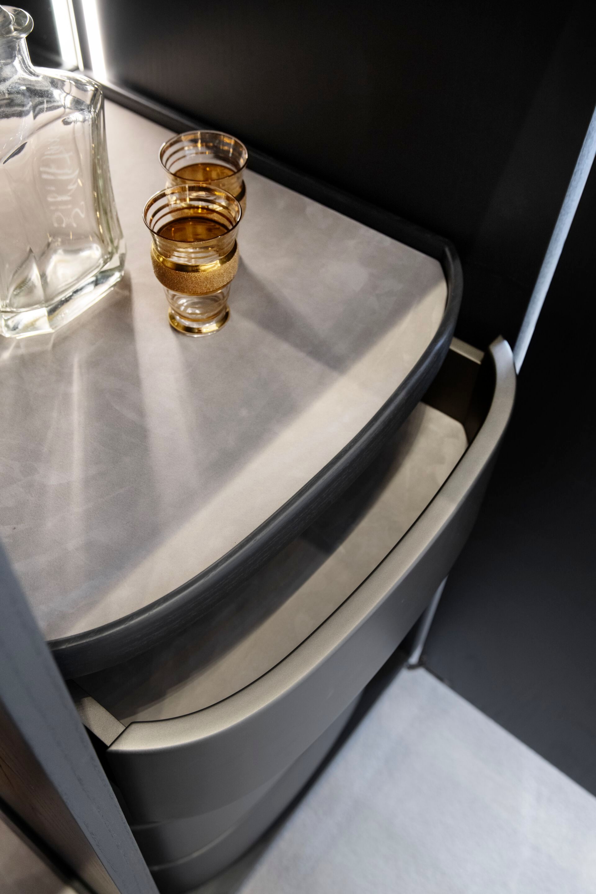 TAKO Hallway unit By Conte - Italian Bed Design