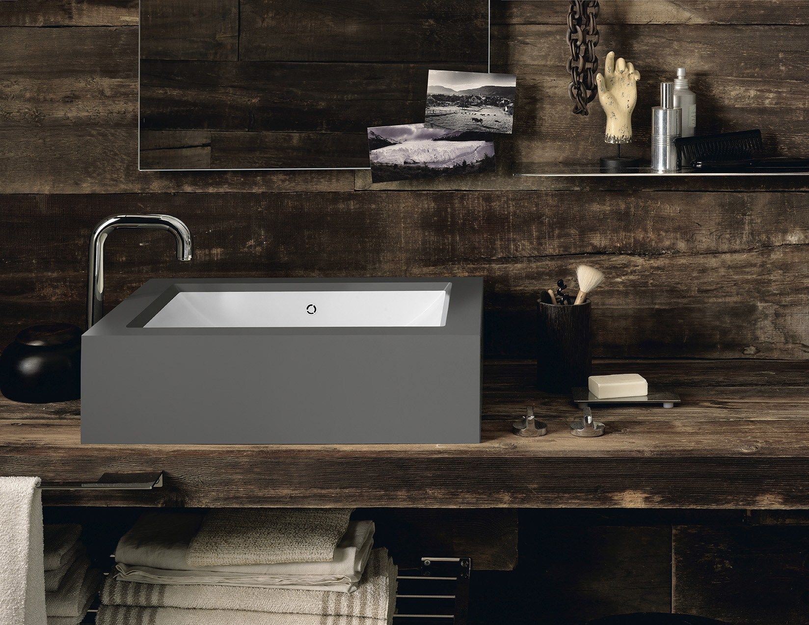 Solid Surface wall tiles Corian® DeepColour™ Technology By Corian® Design