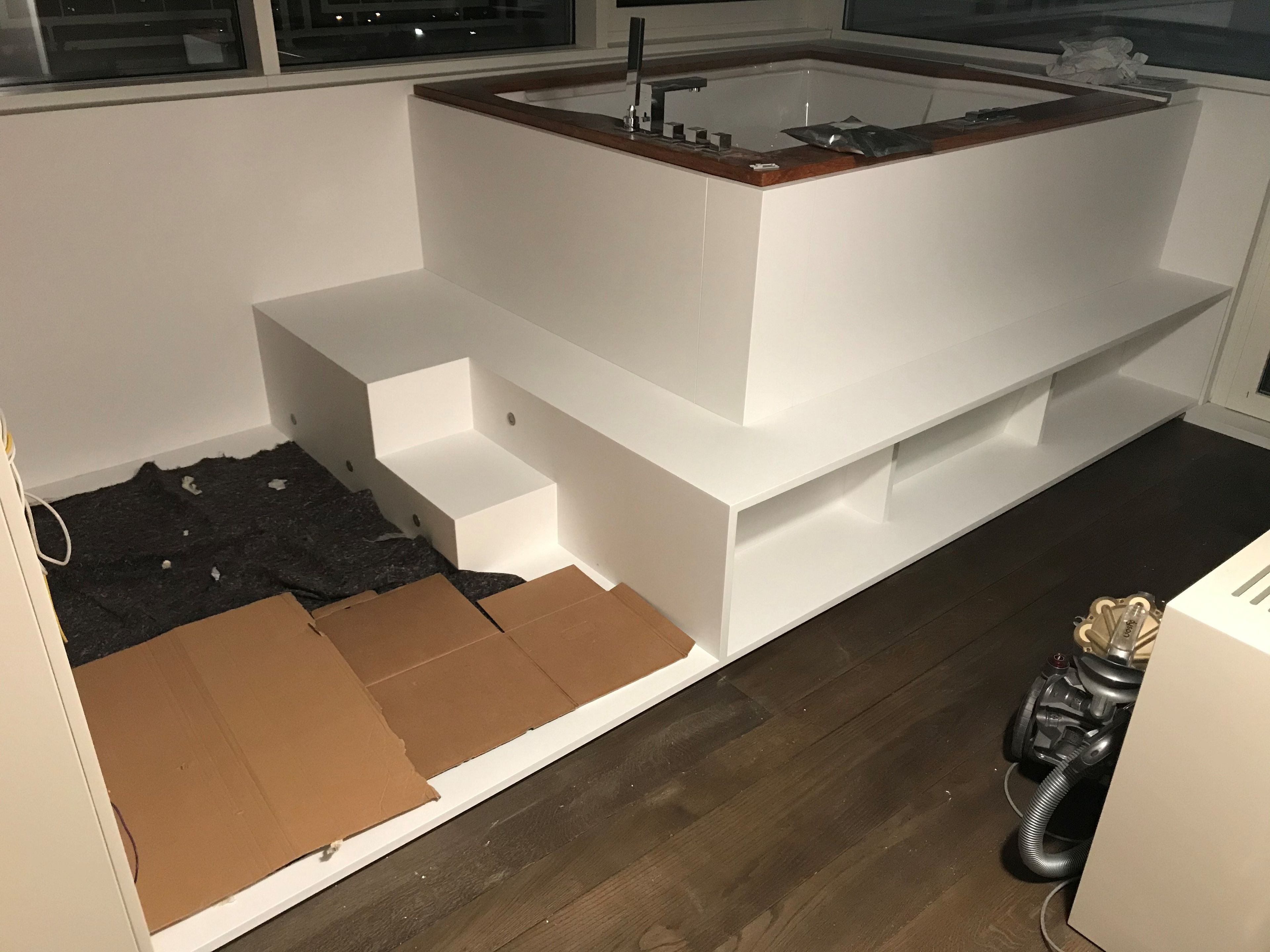 Custom bathtub Custom Corian® bathtub By Ondulina Design