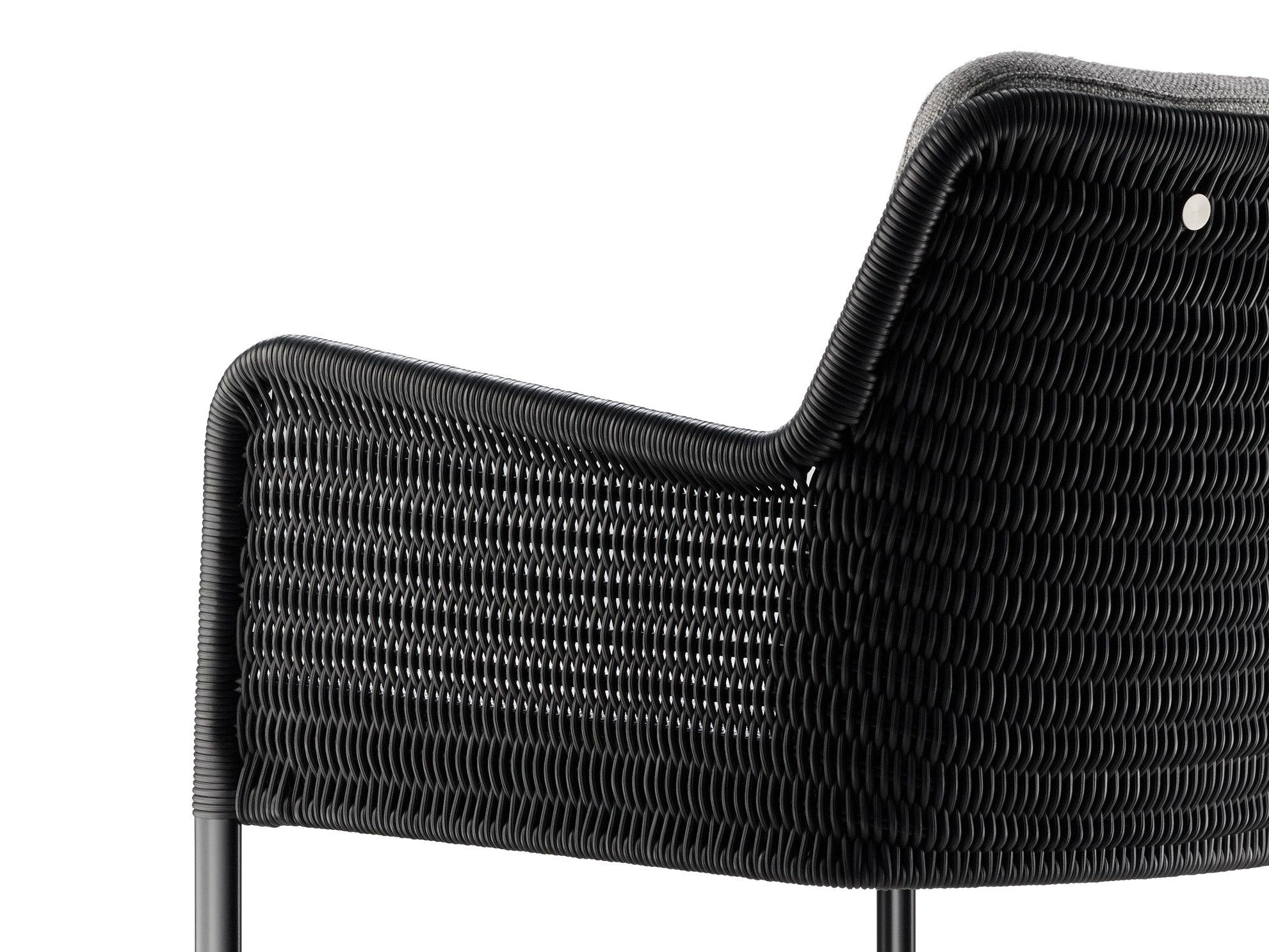 D43 Cantilever chair with armrests By TECTA