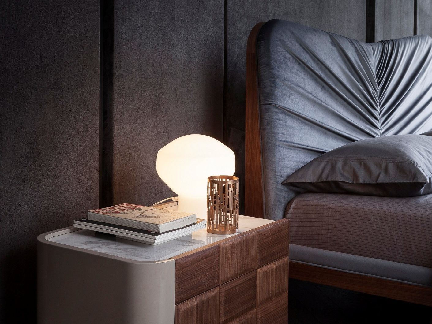 DAMA | Velvet bed By Dall'Agnese