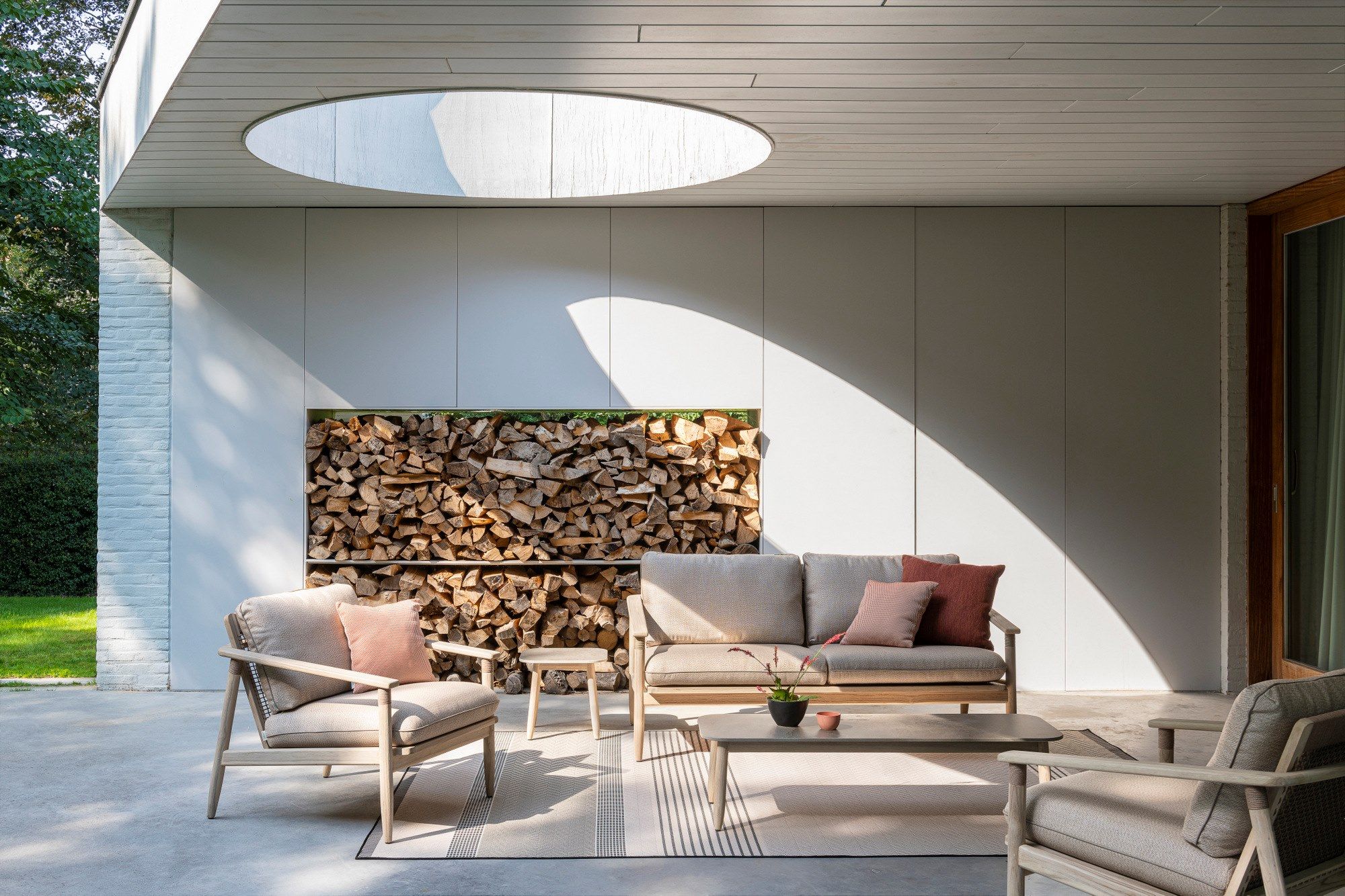 DAVID Teak garden armchair with armrests By Vincent Sheppard