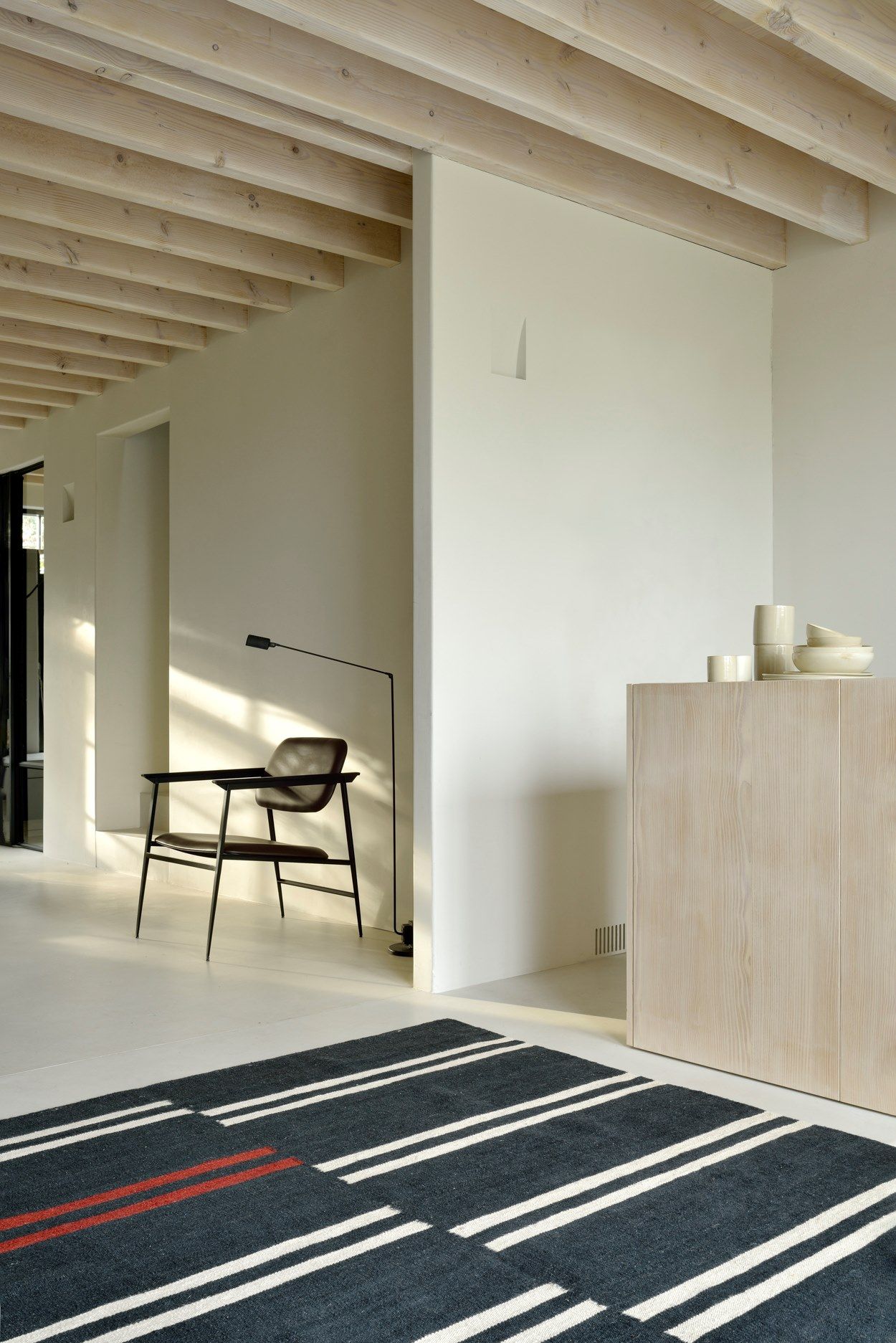 DC | Leather easy chair By Ethnicraft design Djordje Cukanovic