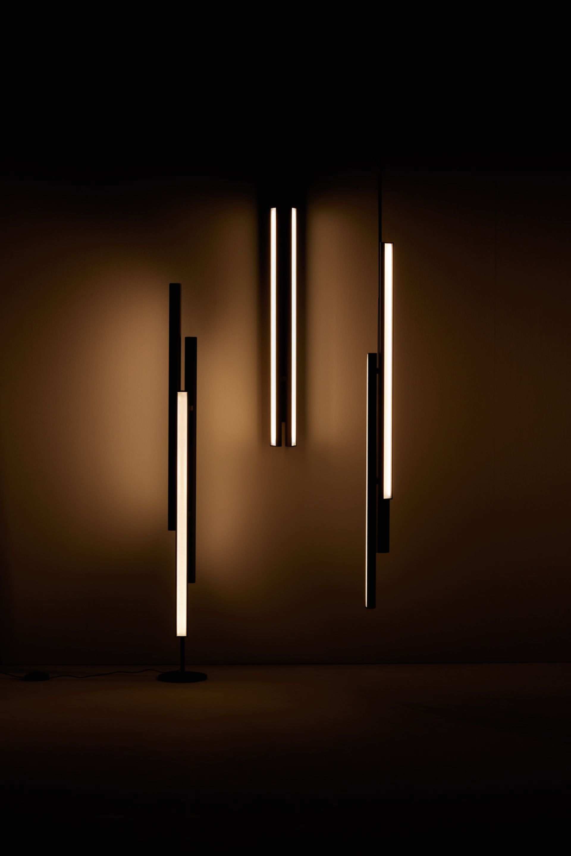 CUT BACK Wall lamp By De Padova