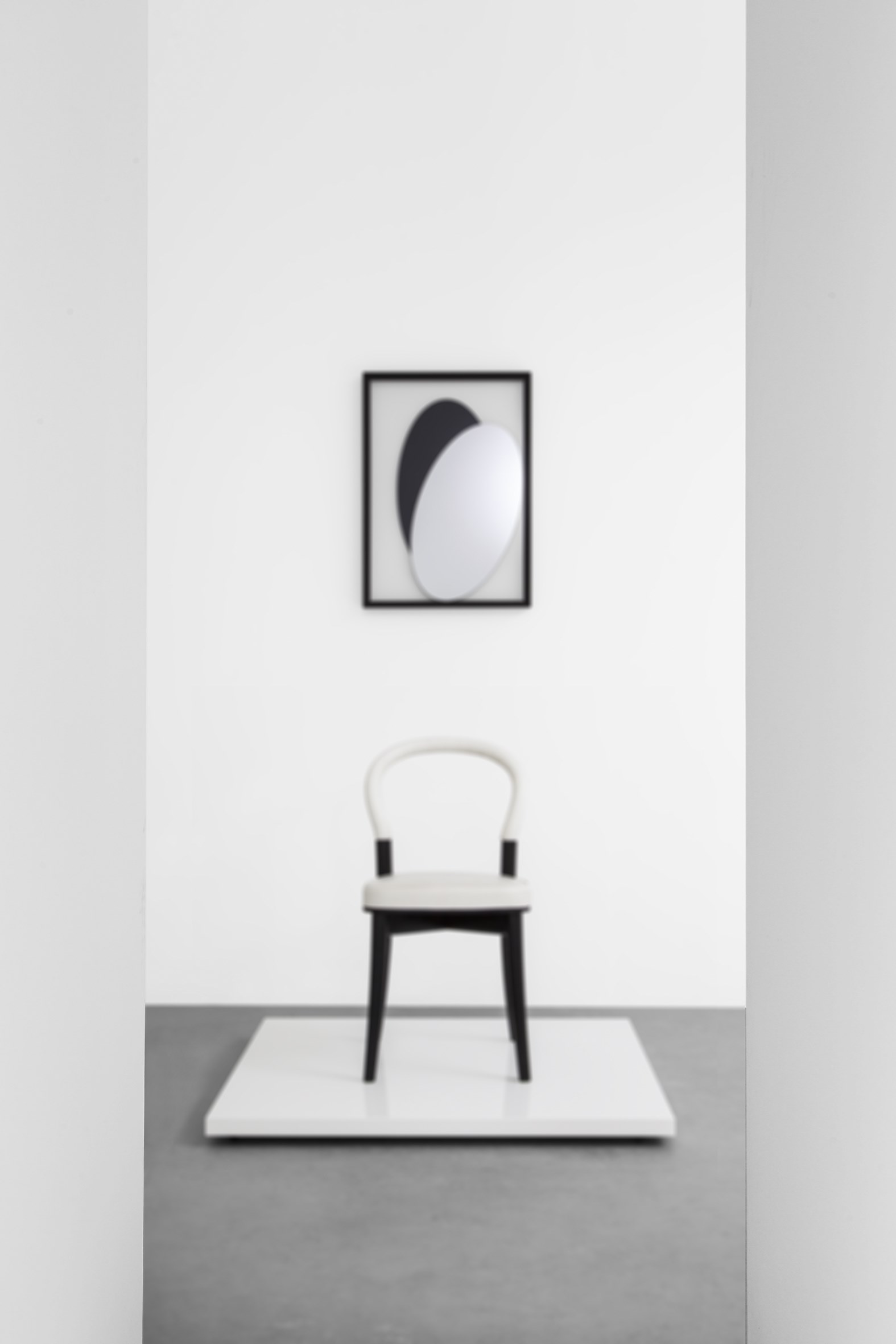 DEADLINE - MEMORY OF A LOST OVAL specchio By Cassina design Ron Gilad