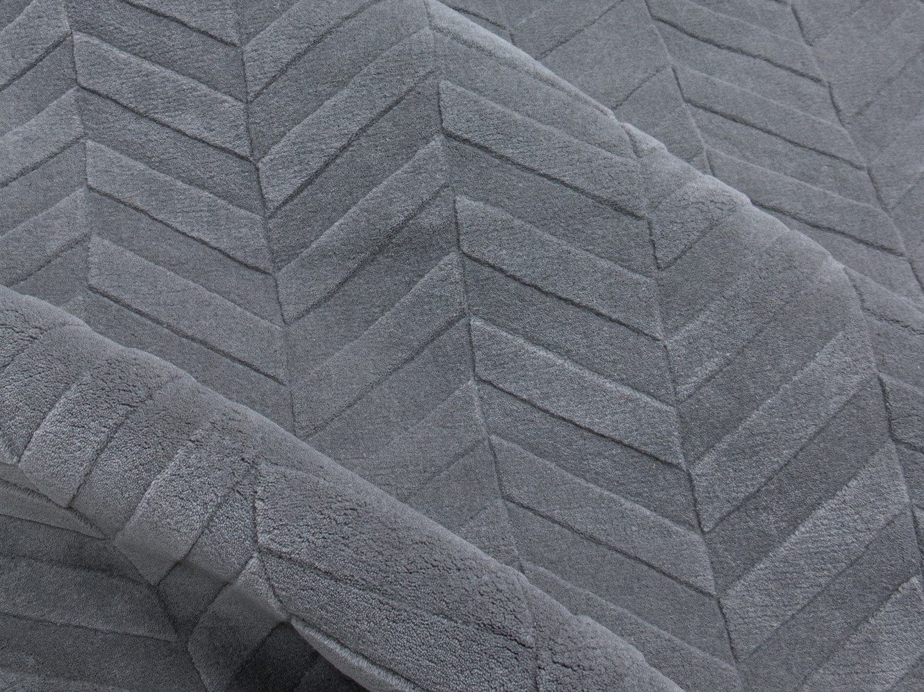 DIAGONAL GREY Rectangular handmade wool rug By Edition Bougainville