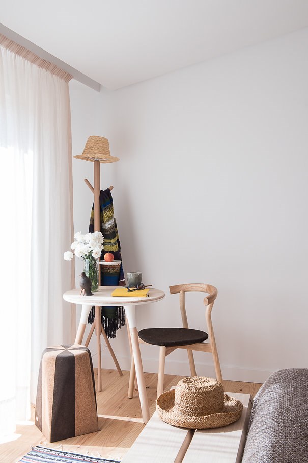 Solid wood chair with integrated cushion DINA By DAM