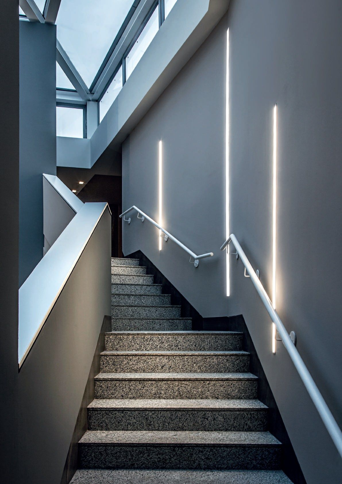 DINAMICA | Linear lighting profile By Plexiform