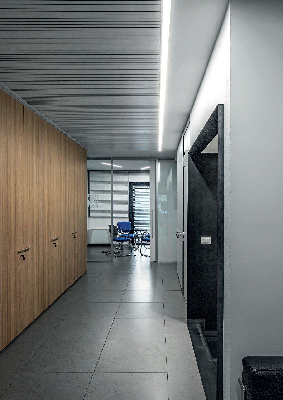 DINAMICA | Linear lighting profile By Plexiform