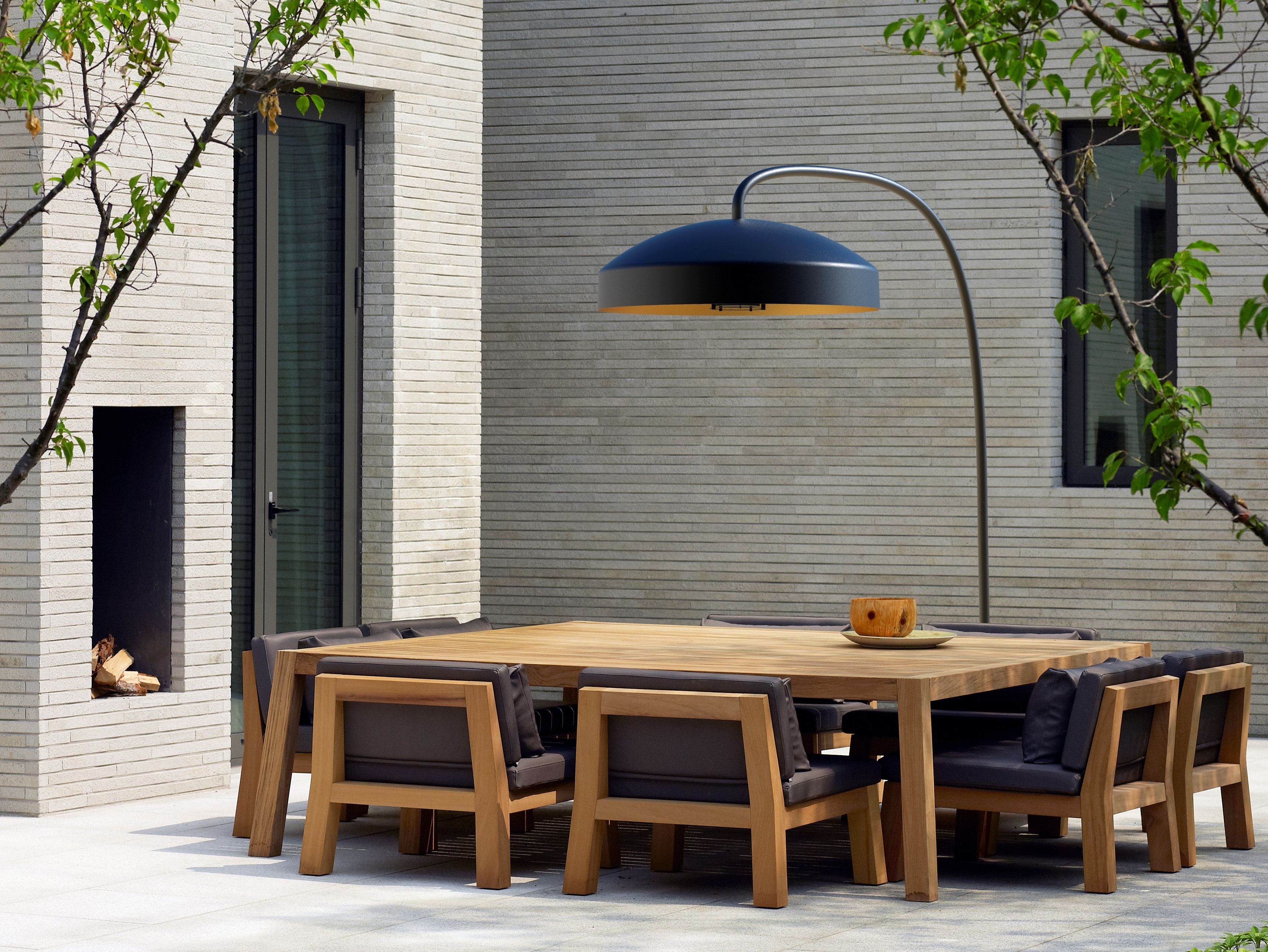 DISC Floorstanding outdoor heat lamp By Piet Boon