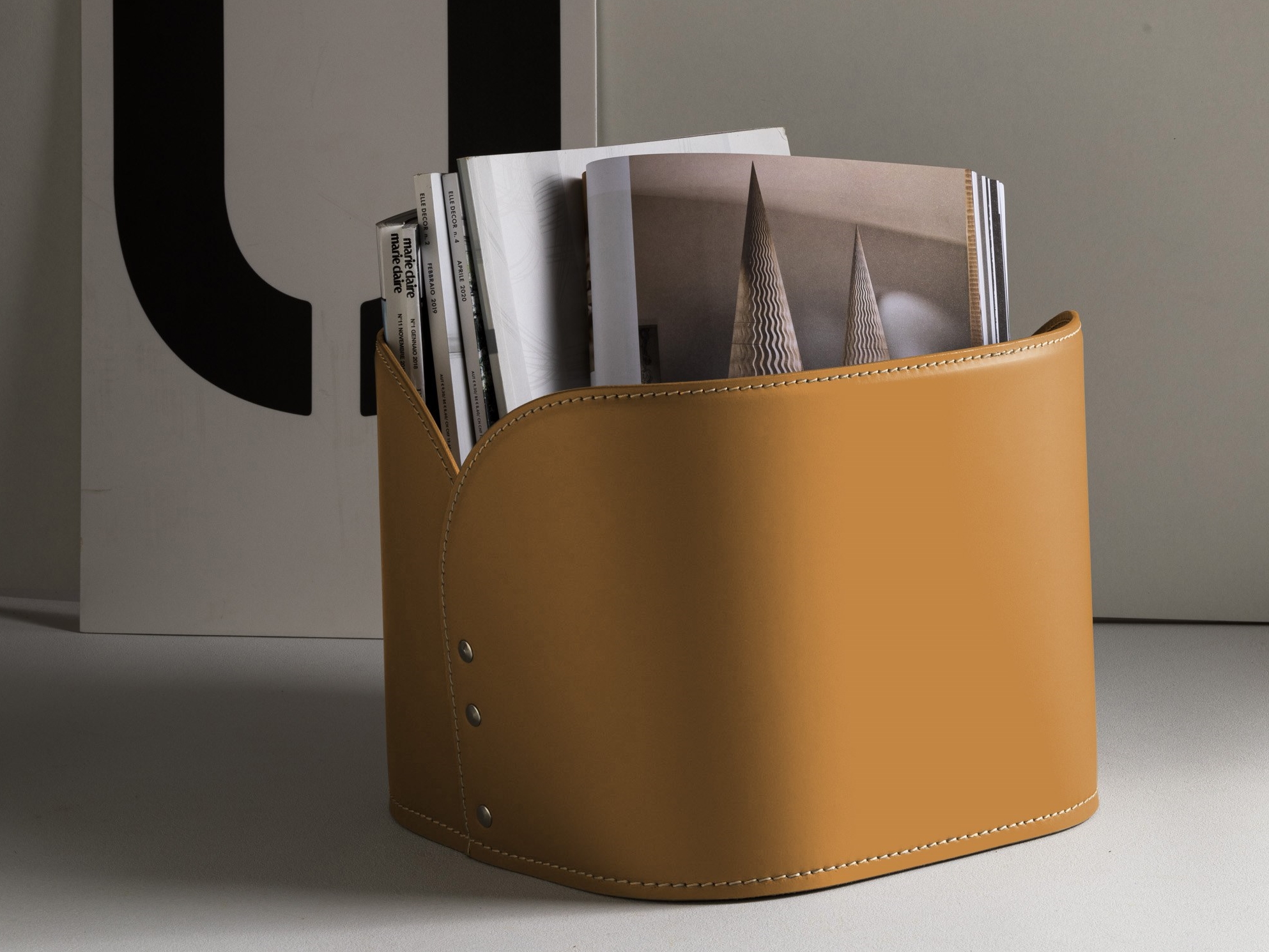 DIURNUS Magazine rack By LIMAC design FIRESTYLE