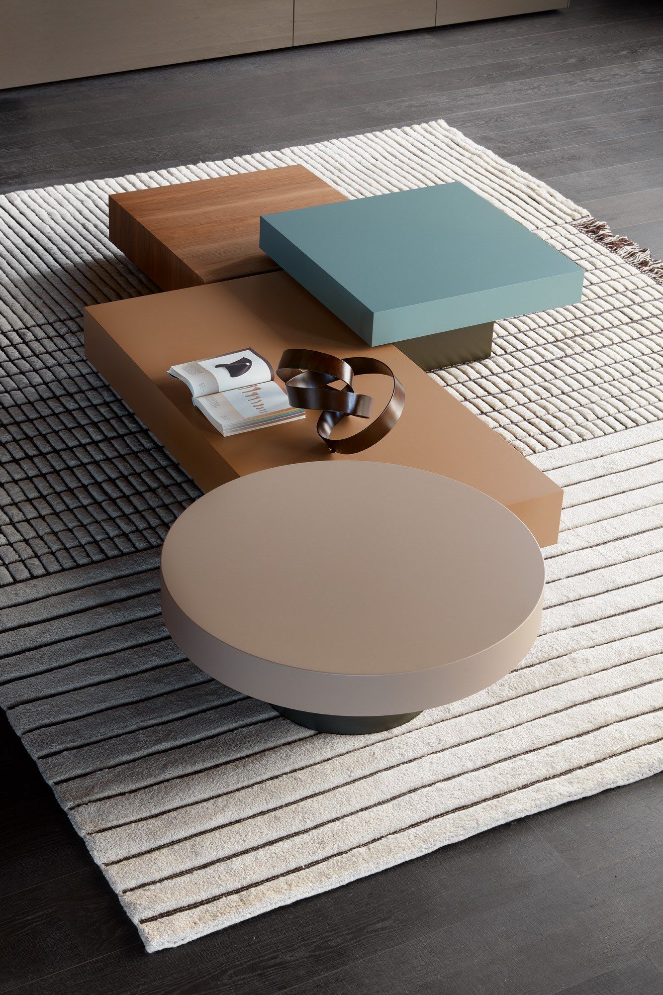 DOLMEN Coffee table By Lema | design David Lopez Quincoces