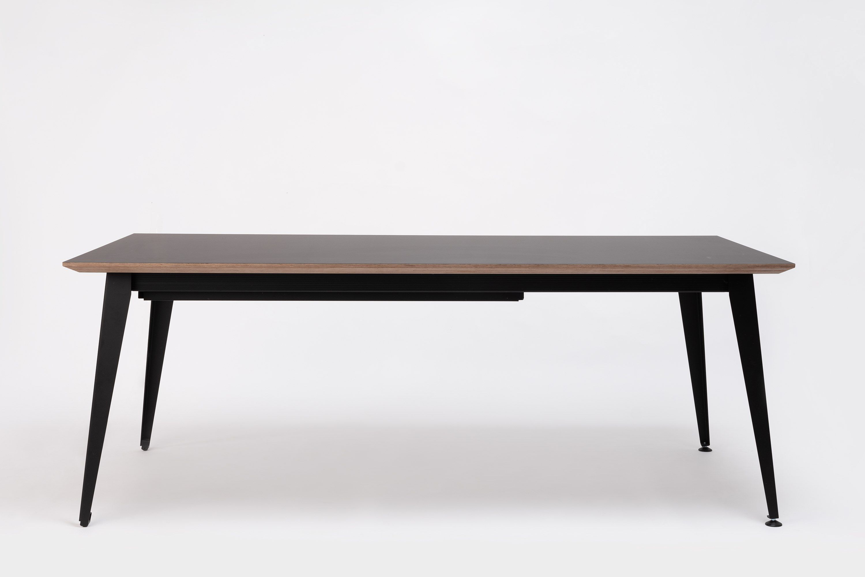 DON | Table extensible By ONDARRETA design Nadia Arratibel