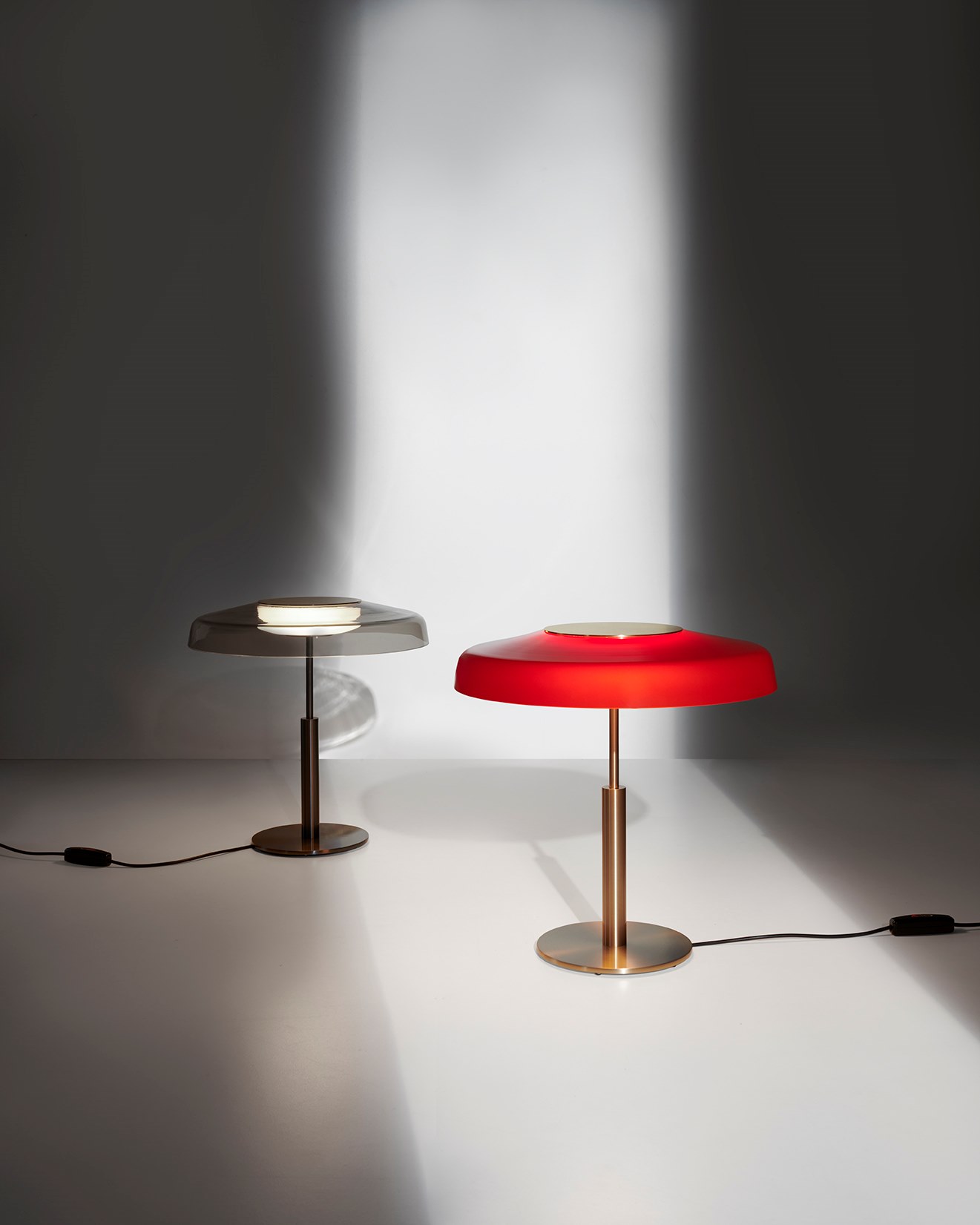DORA Metal and glass table lamp By Oluce | design angelettiruzza design