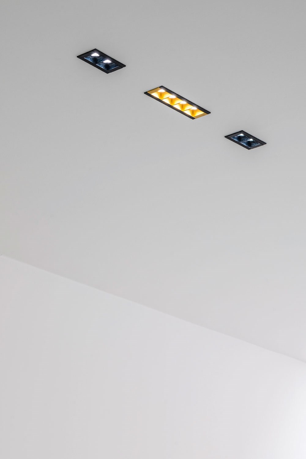 DOT.COM ST LED multiple adjustable spotlight By DeltaLight