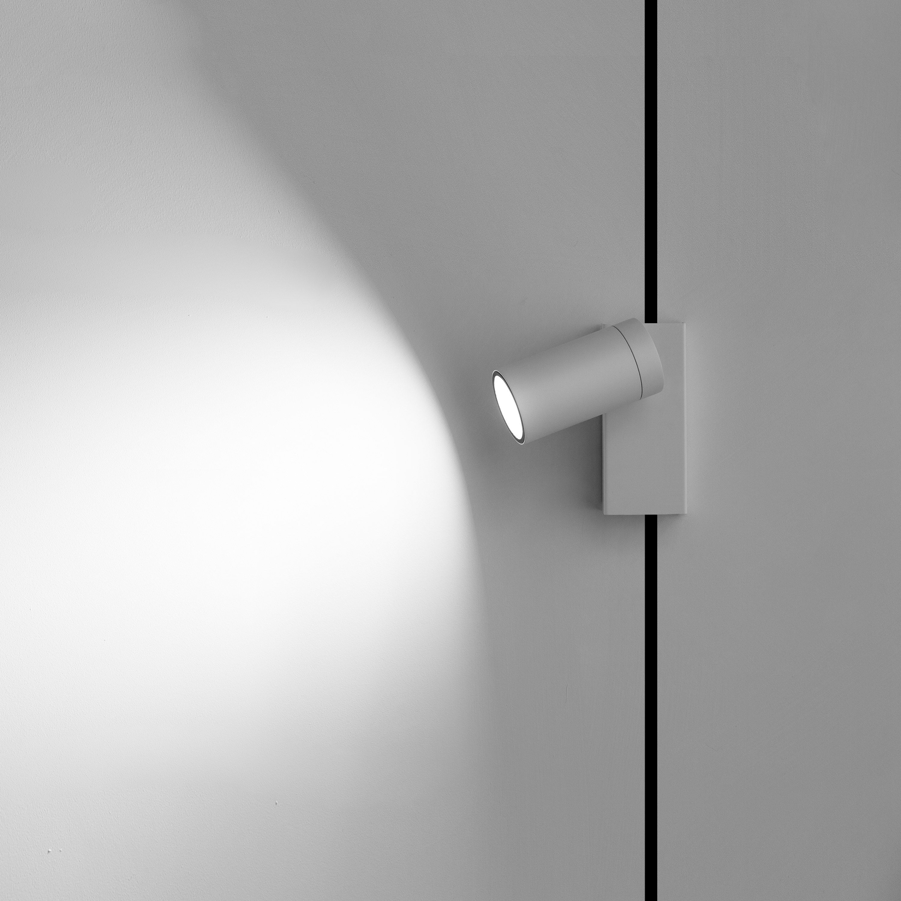 LED adjustable spotlight DOT ENDLESS By DAVIDE GROPPI design Davide Groppi