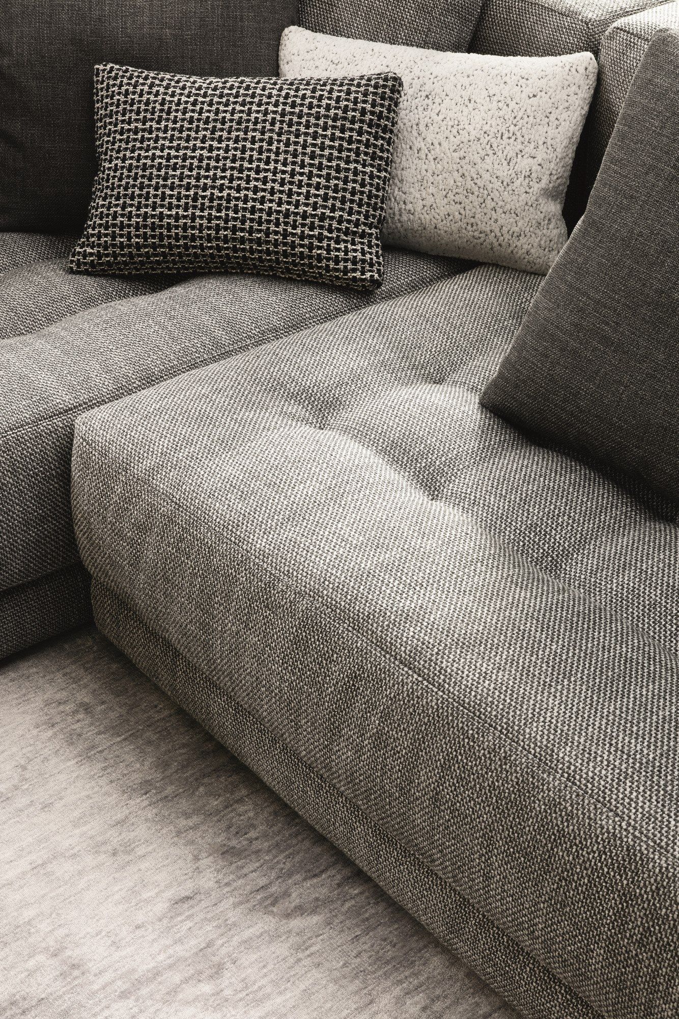 DOZE | Sectional sofa By Flou
