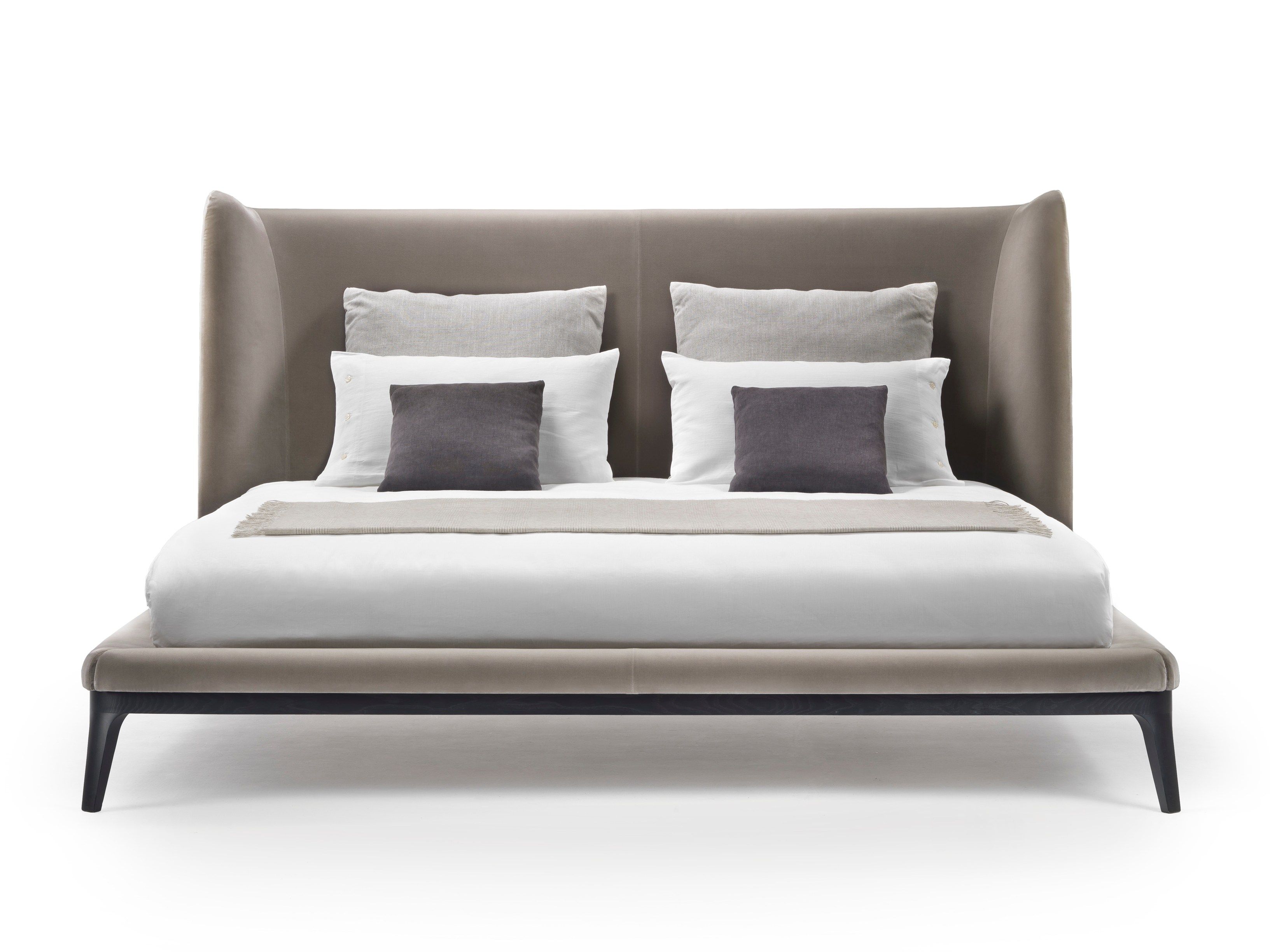 DRAGONFLY Bed with high headboard By Flexform | design Roberto Lazzeroni