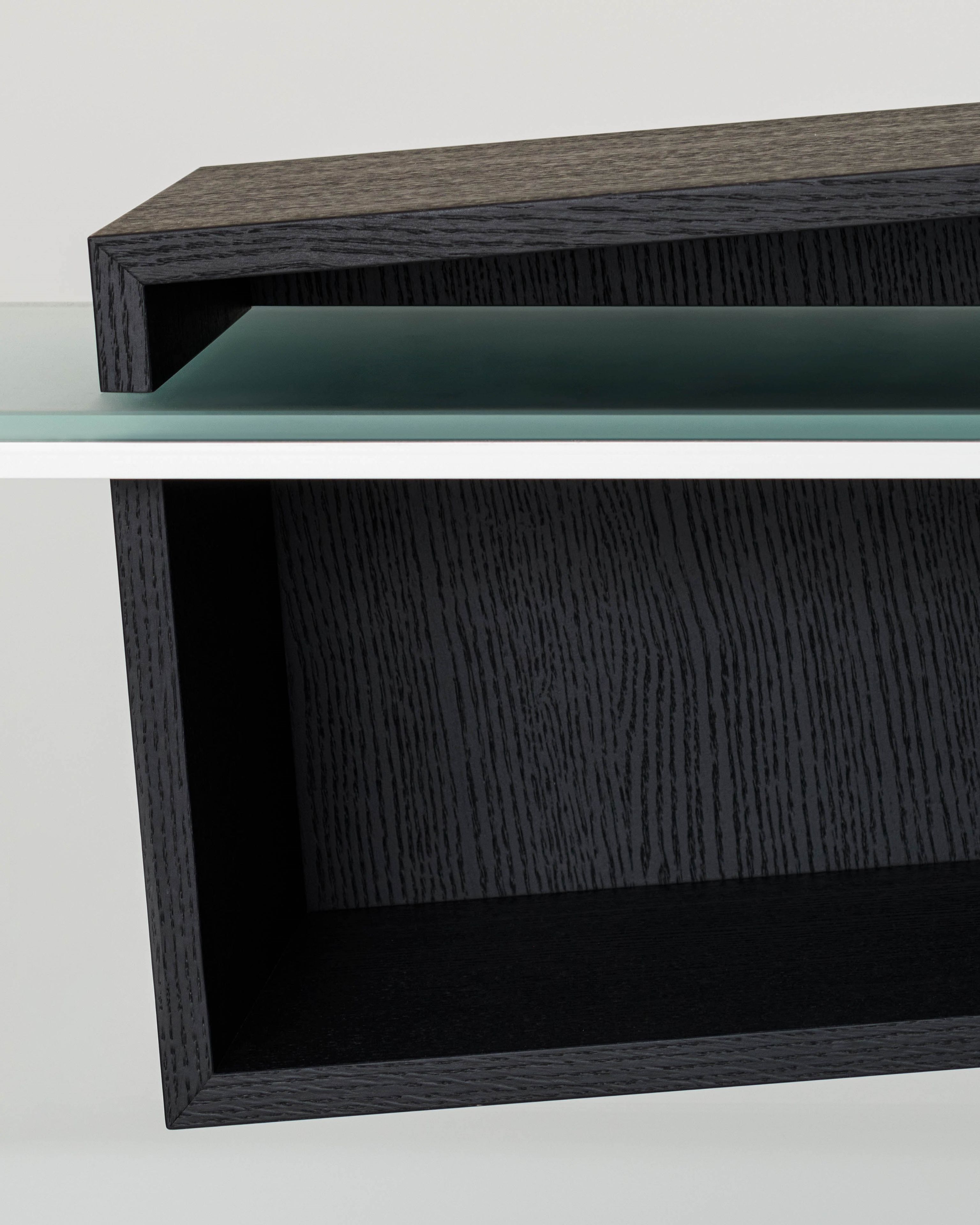 DRIFT Display cabinet with sliding doors By Glas Italia | design Nendo