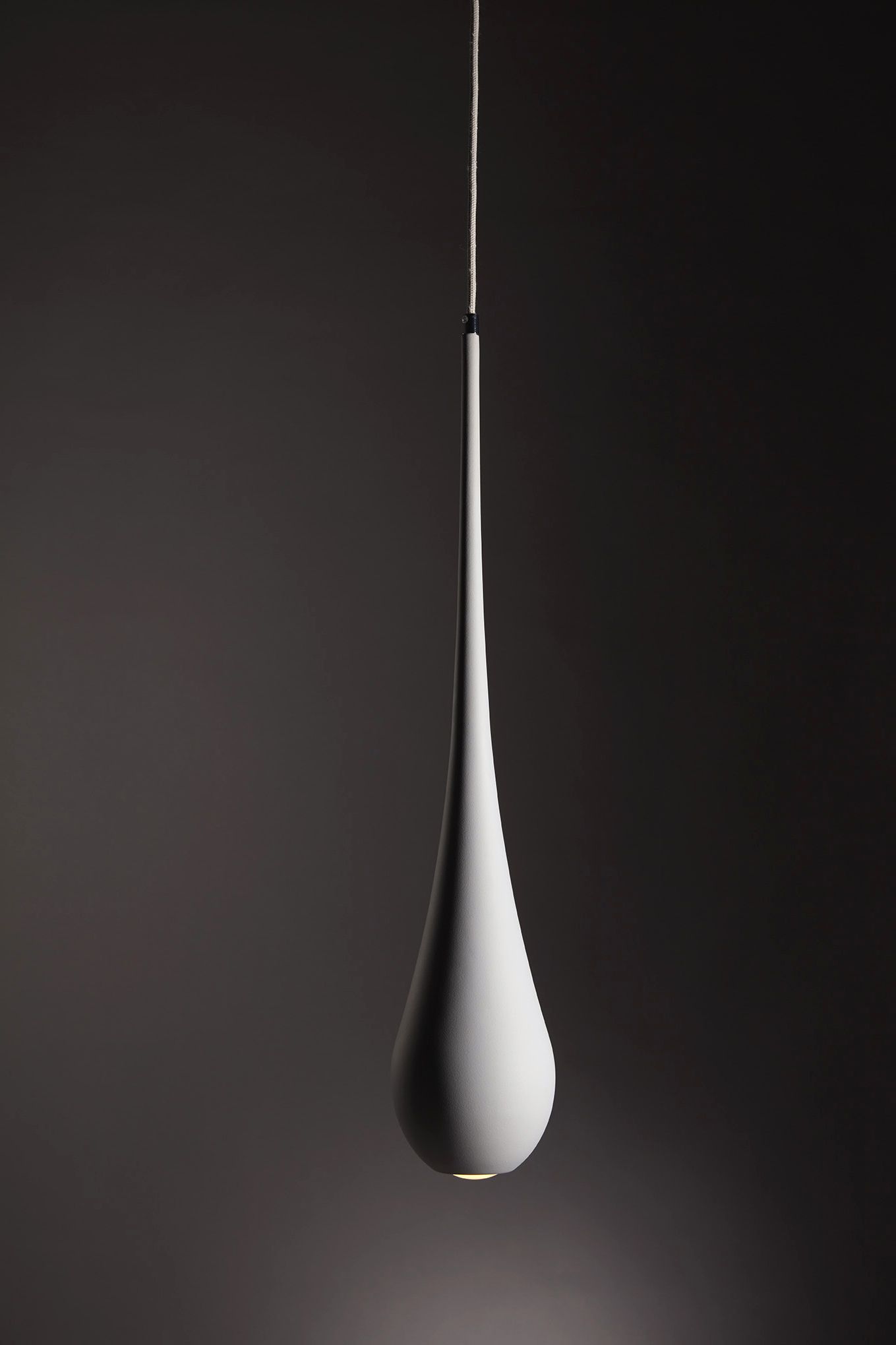 DROP IN LINE Handmade resin pendant lamp By Bloomboom | design François ...