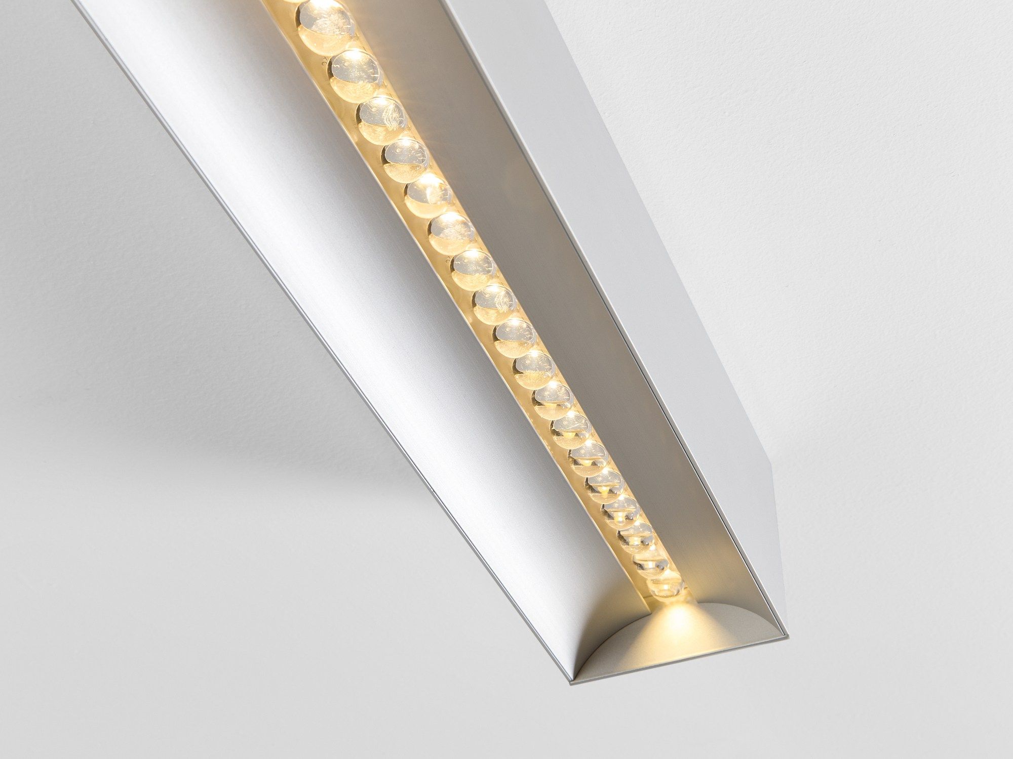 DRUPL70 LED ceiling lamp By Modular Lighting Instruments