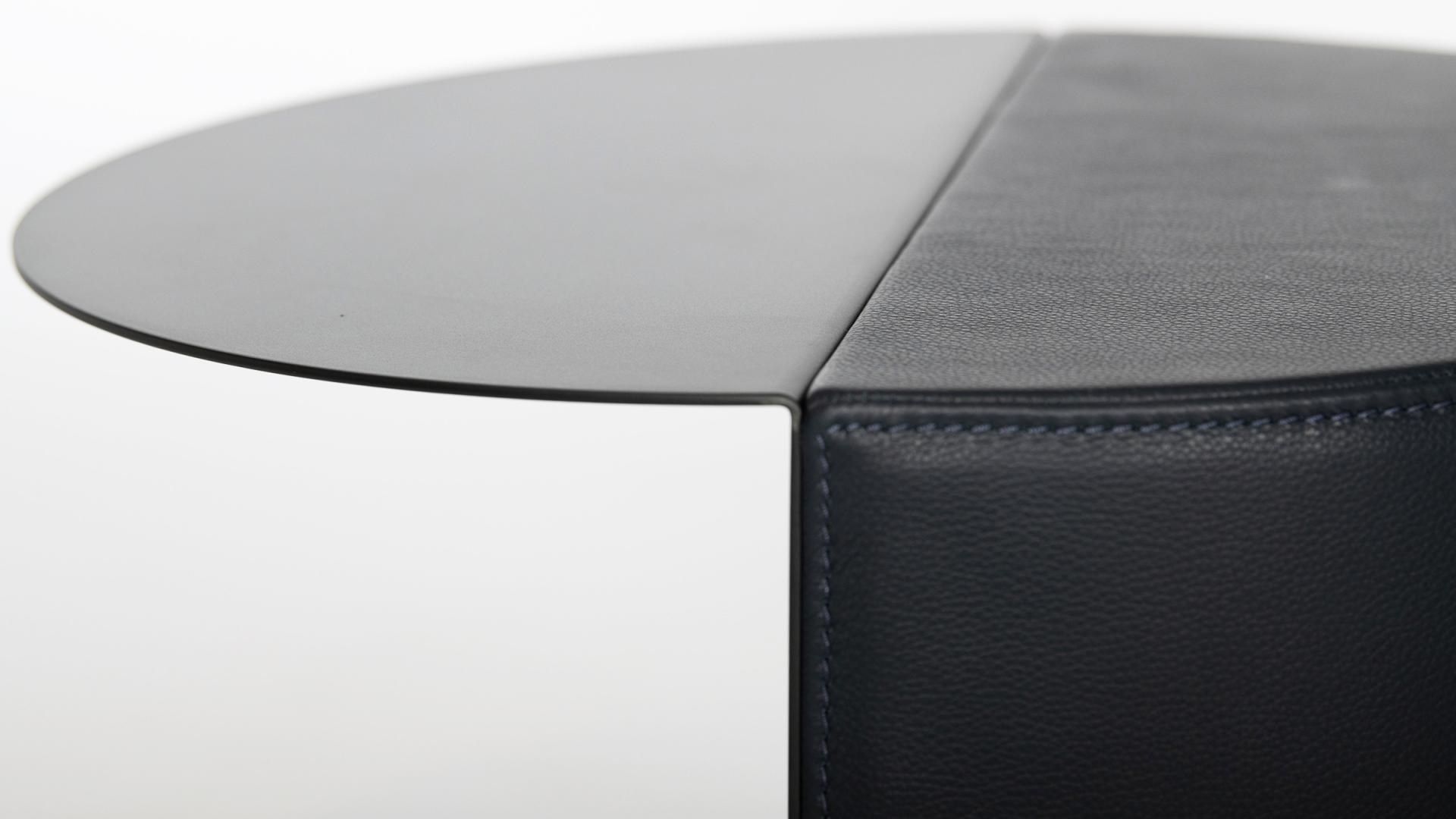 Round leather and sheet metal coffee table DS-5250 By de Sede