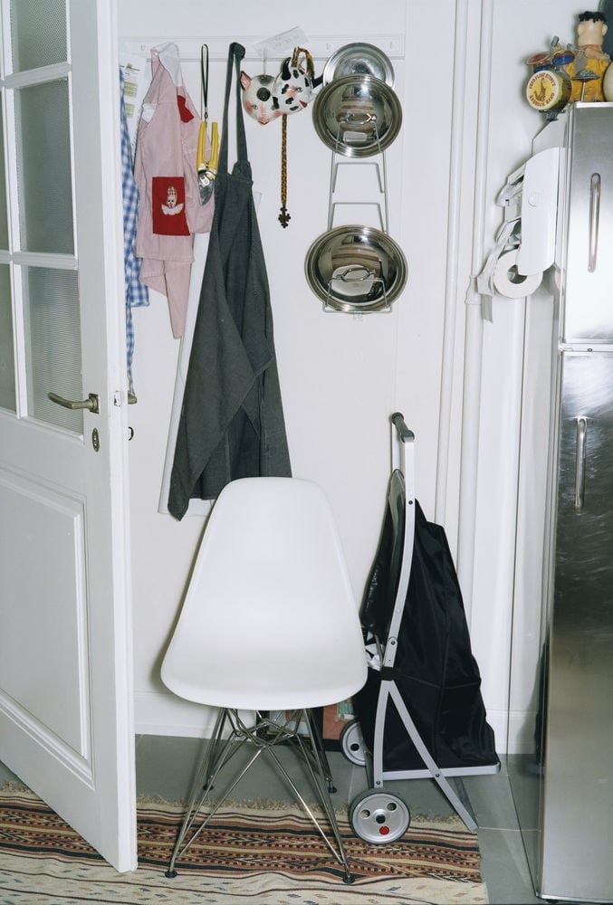 DSR | Chair with integrated cushion Eames Plastic Chair Collection By Vitra