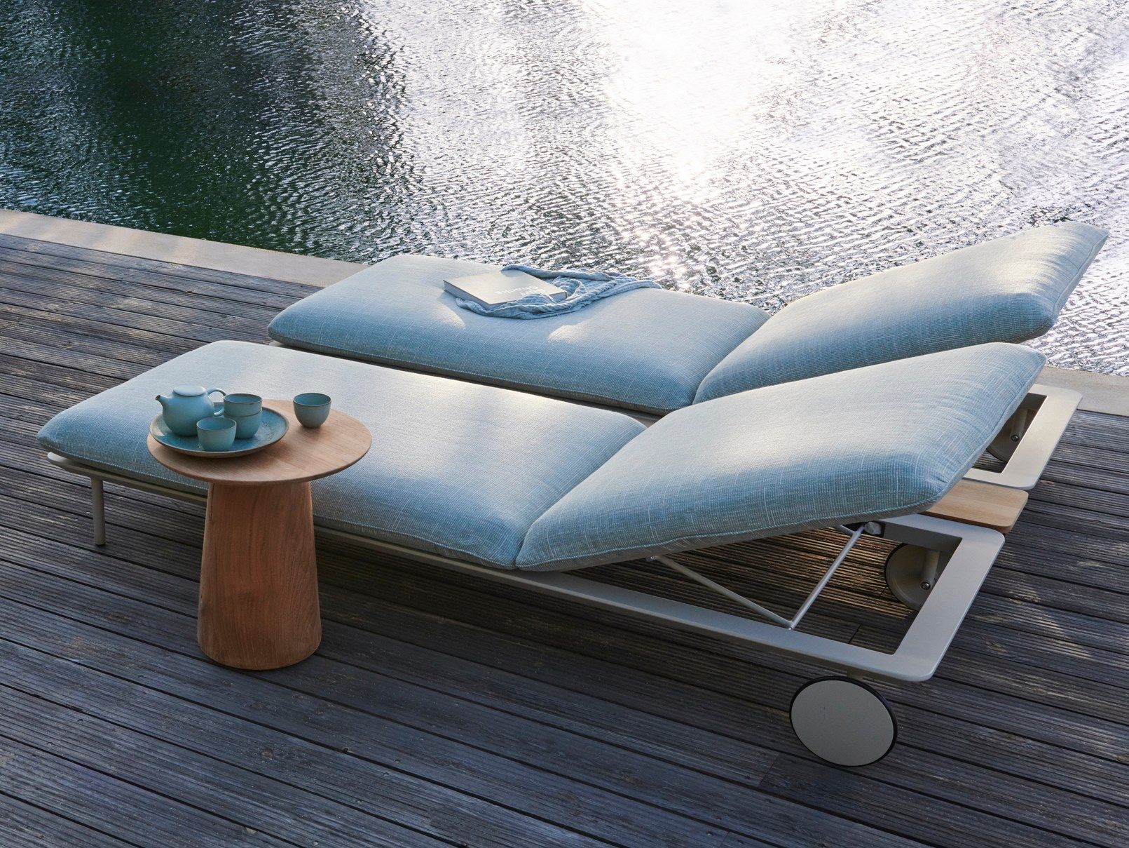 DUNES Round teak garden side table By TRIBÙ