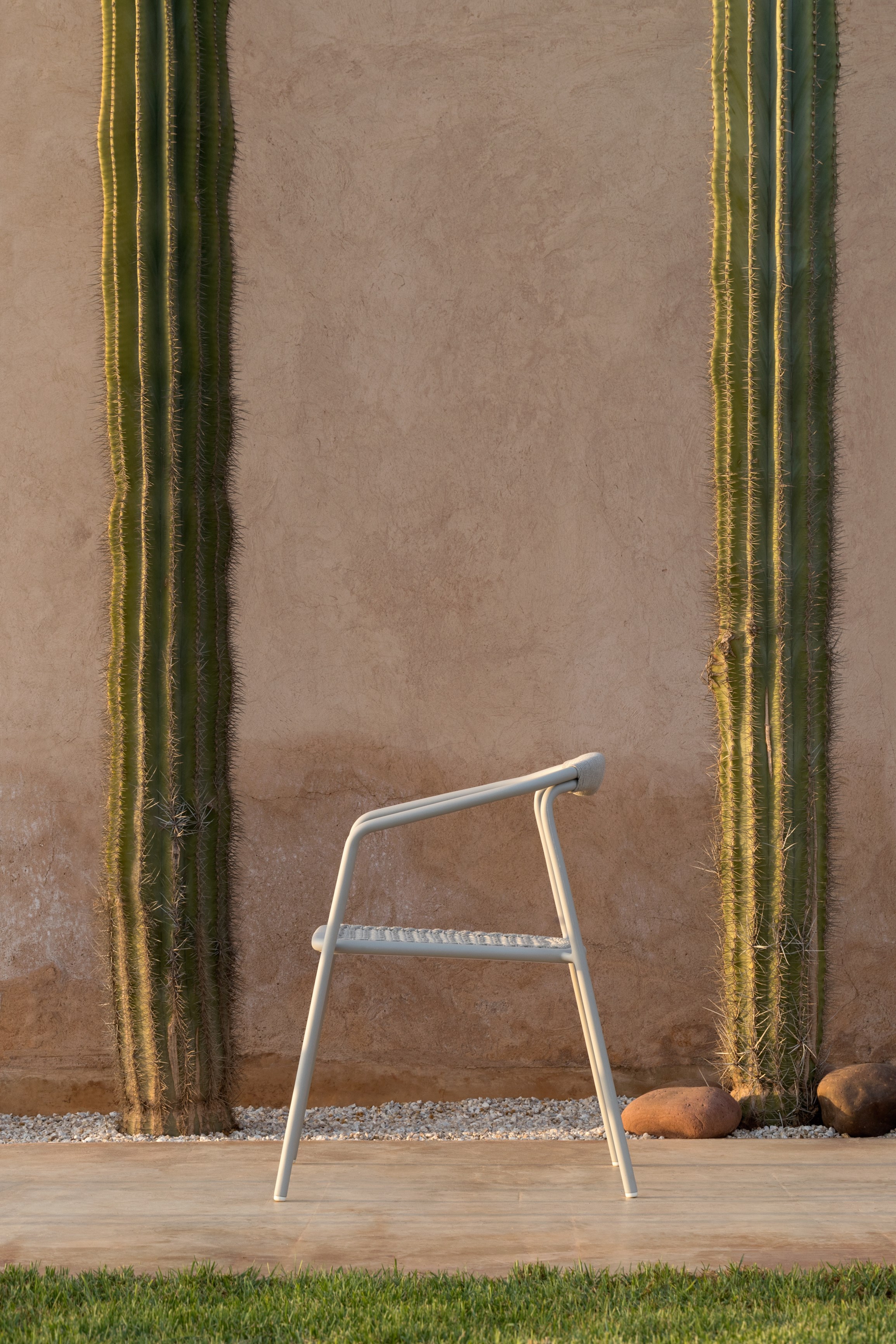 DUO | Chair Duo Collection By MANUTTI design Koen Van Extergem