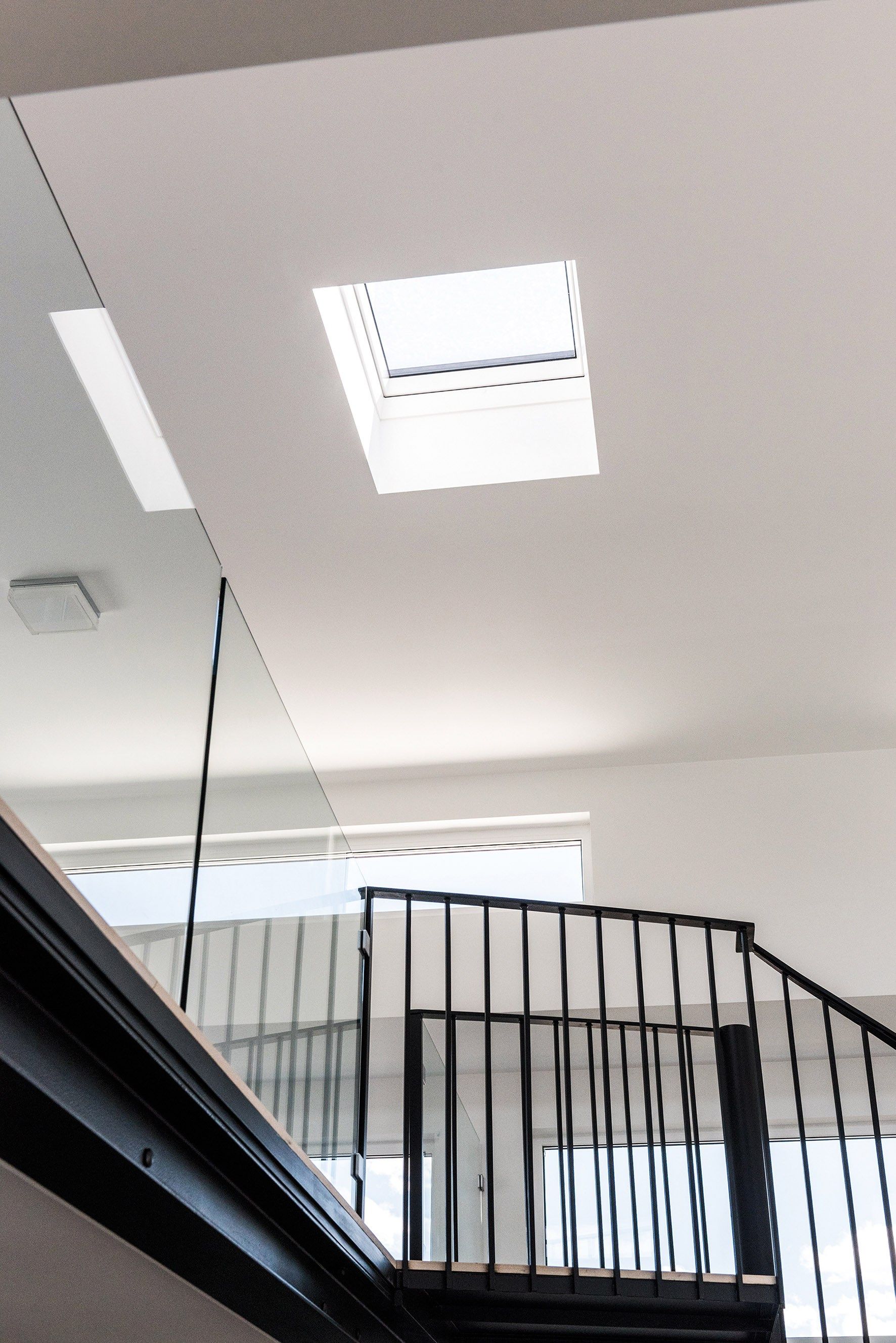 Walkable PVC roof window DXW By Fakro