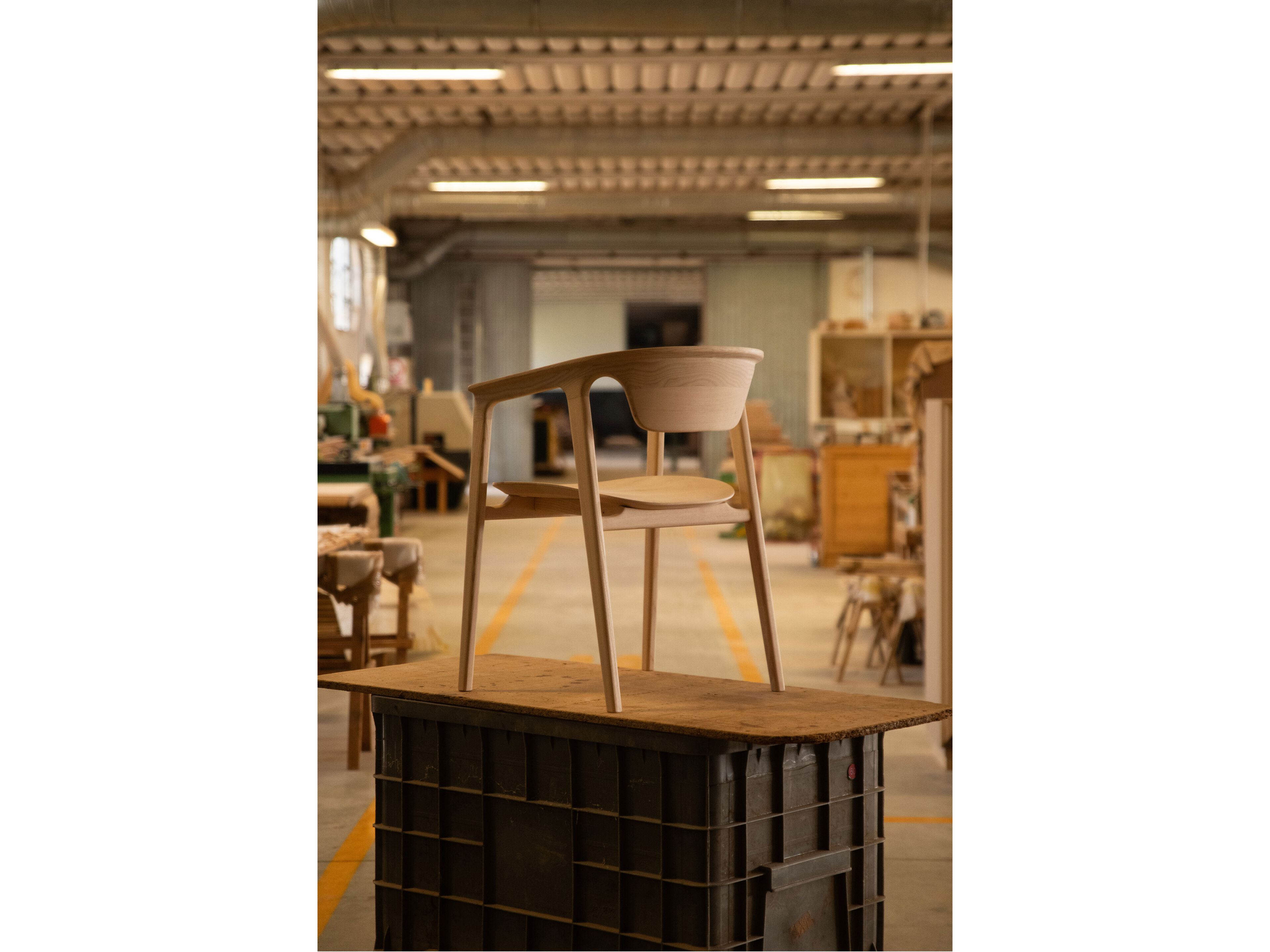 DUNA Chair By Dale Italia | design Cono Studio