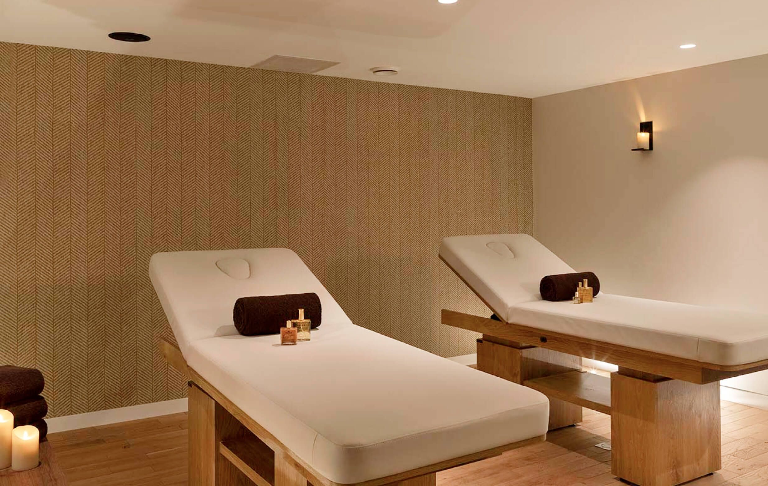 TETRA GENOS Spa bed By Dias Design