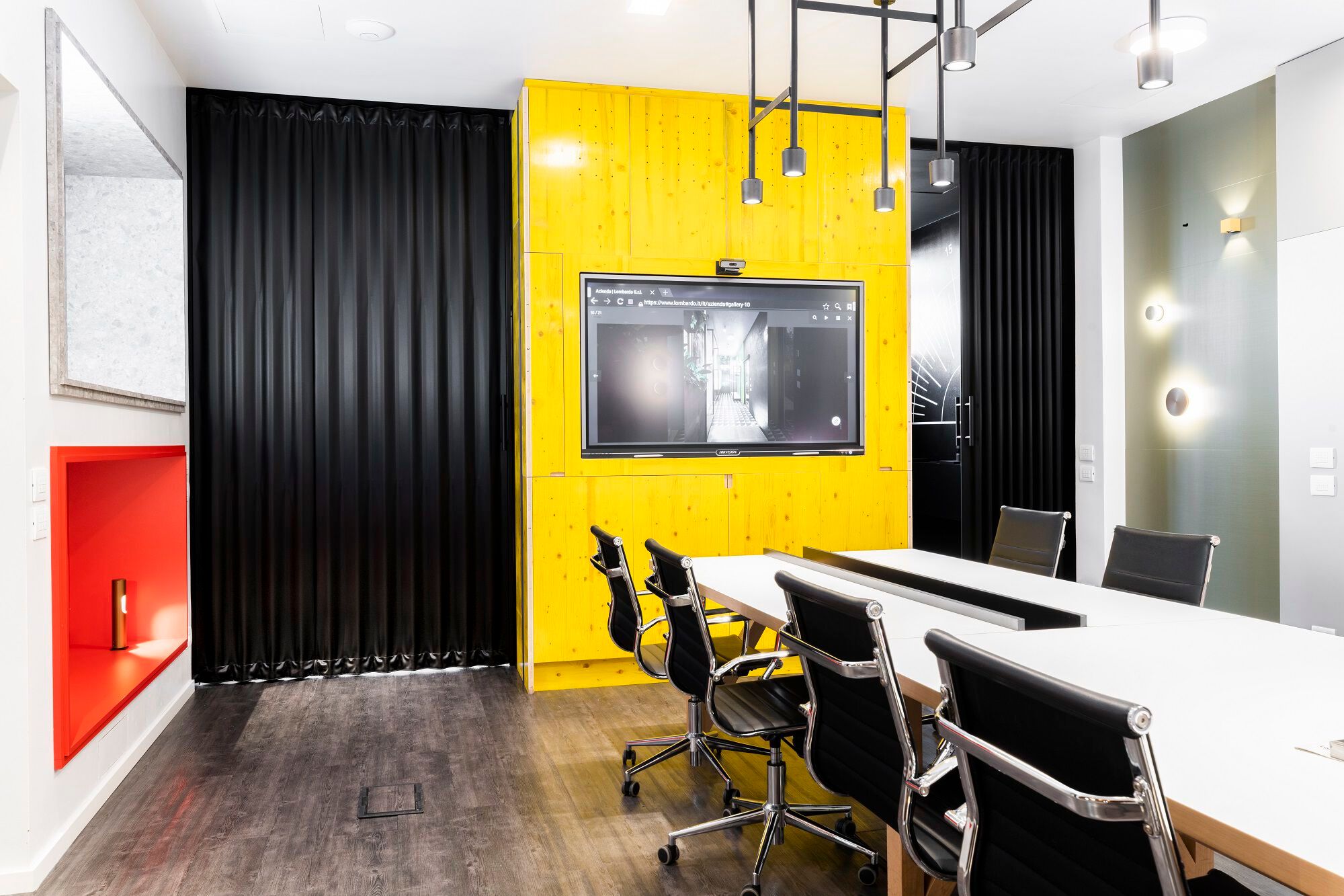 Lateral opening door Textile door By Dooor