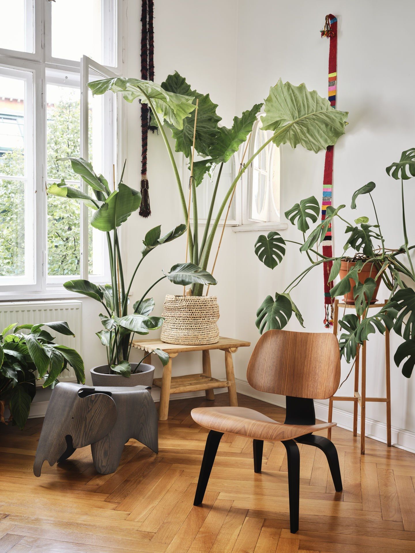 EAMES ELEPHANT PLYWOOD Multi-layer wood game By Vitra | design Charles ...