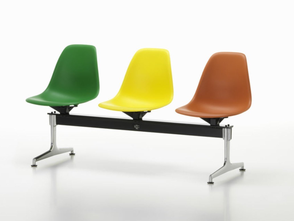 EAMES PLASTIC SIDE CHAIR ON STRETCHER beam seating By Vitra design ...