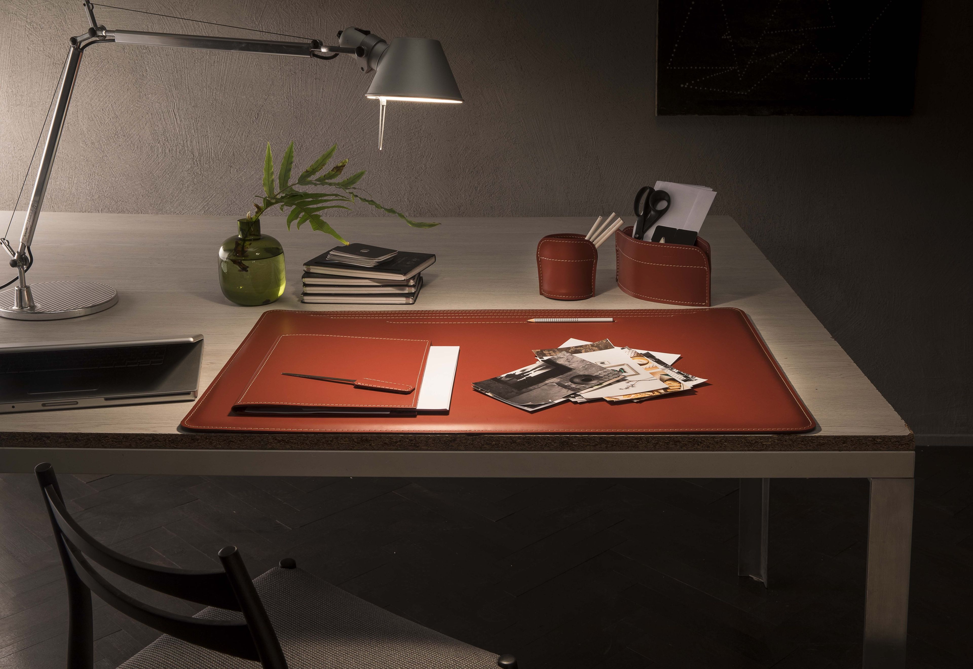 EBE 5 PZ Desk set By LIMAC design FIRESTYLE